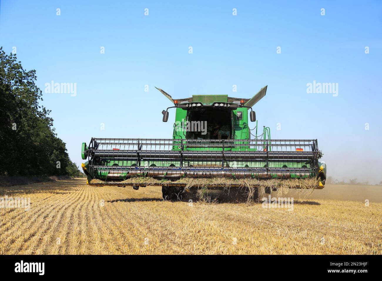 Modern combine harvester hi-res stock photography and images - Alamy