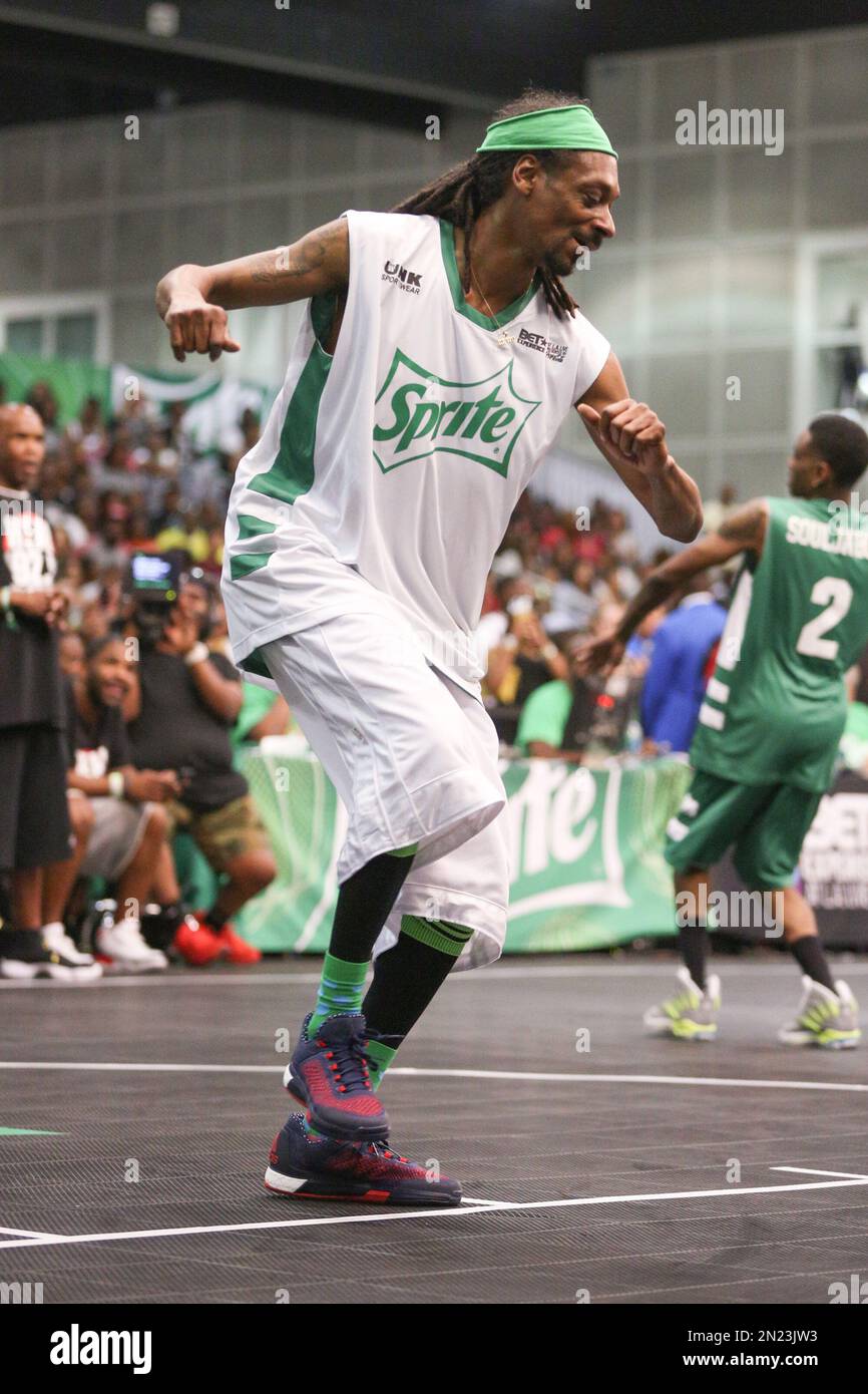 Snoop Dogg plays in the Sprite Celebrity Basketball Game during the ...