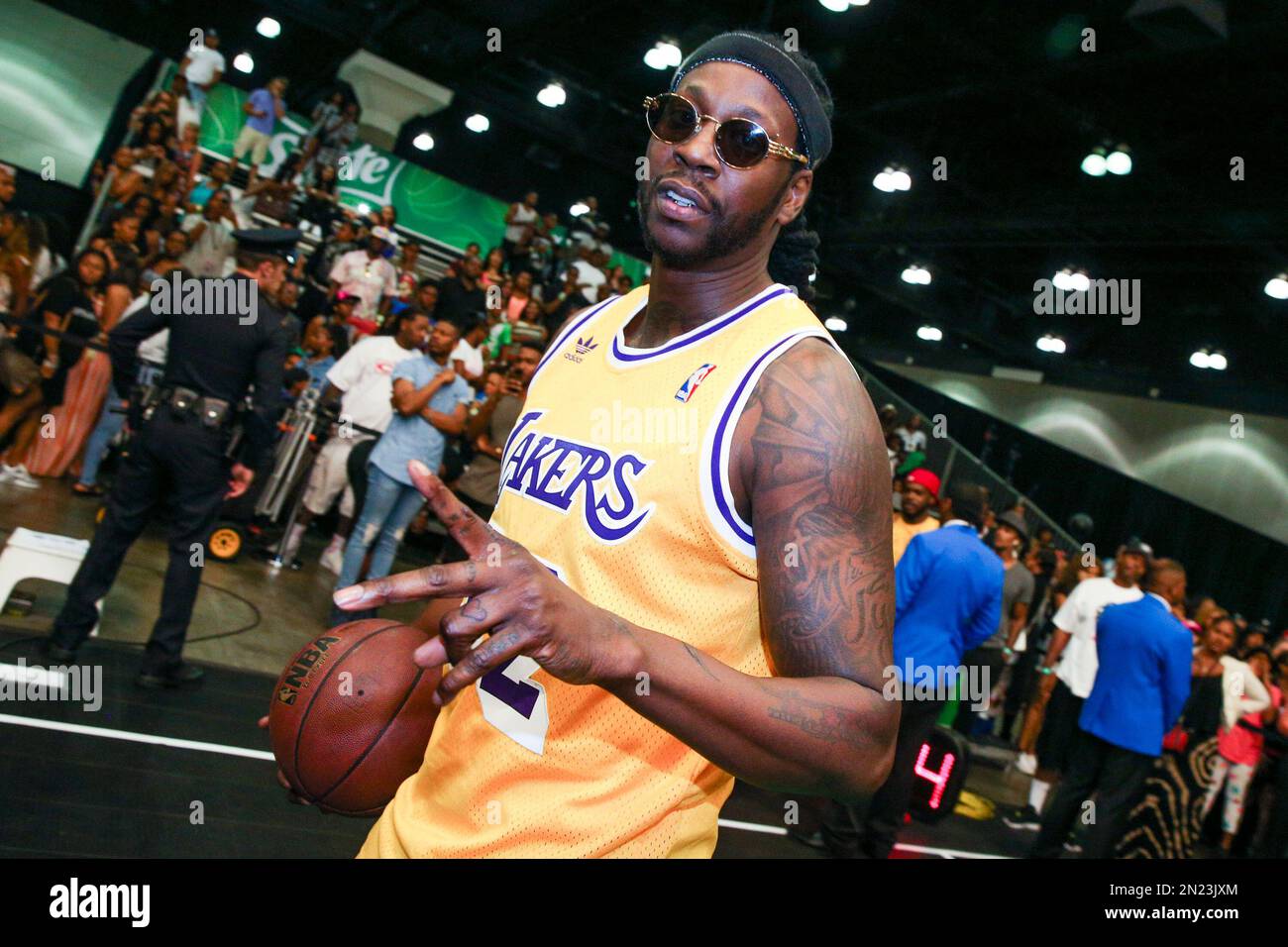 2 Chainz plays in the Sprite Celebrity Basketball Game during the 2015 ...