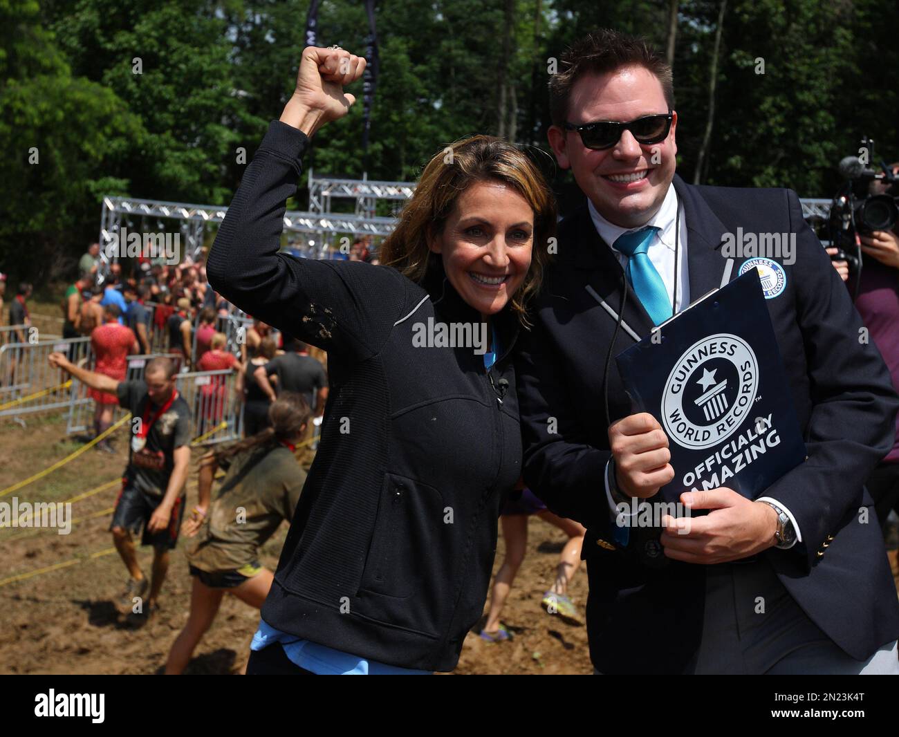Olympic Gold Medalist Summer Sanders (L) and Guinness Book of World ...