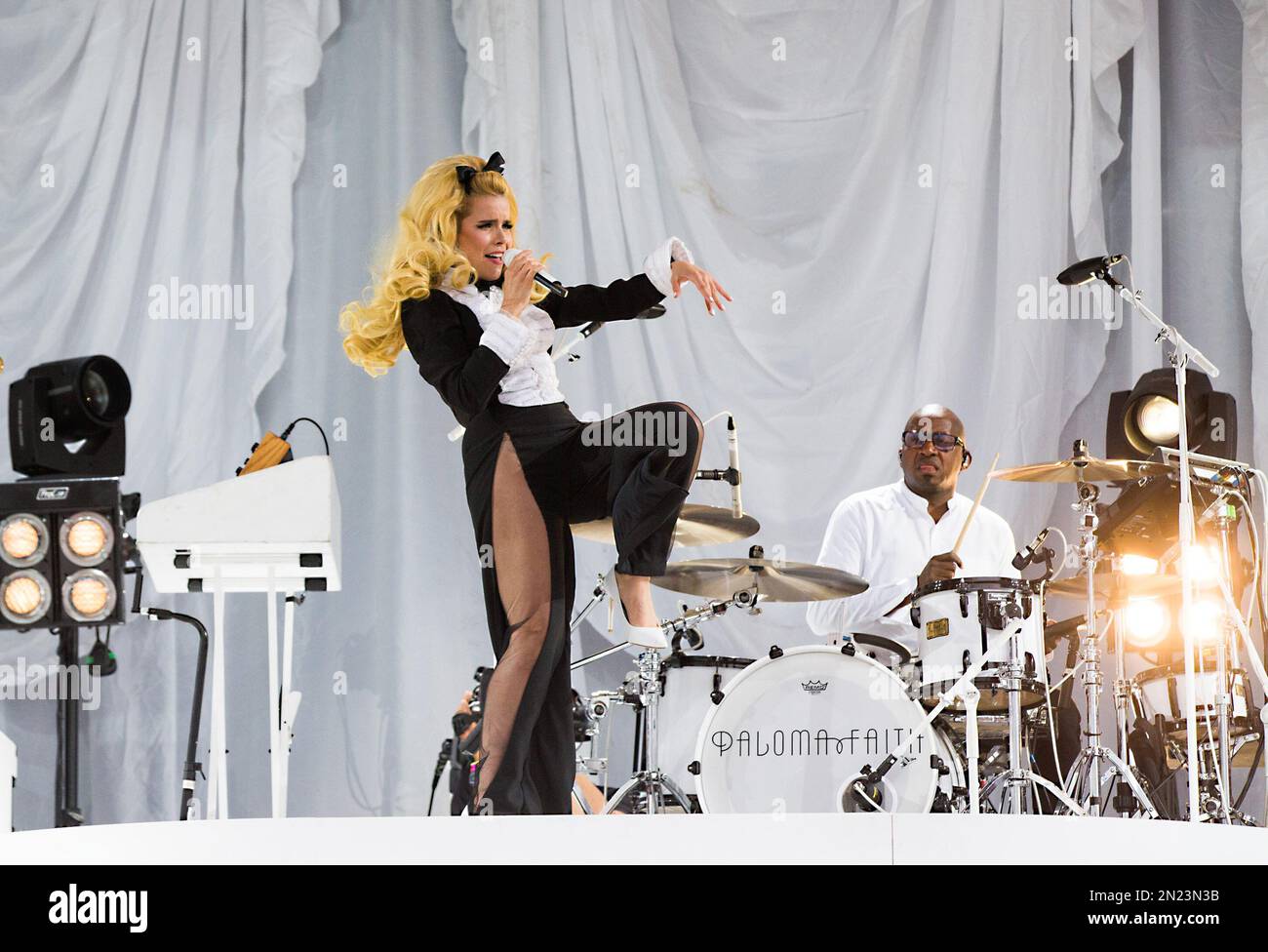 Singer Paloma Faith performs on the Pyramid Stage at the Glastonbury ...