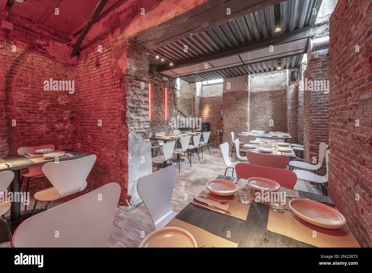 Restaurant with a glass ceiling hi-res stock photography and images - Alamy