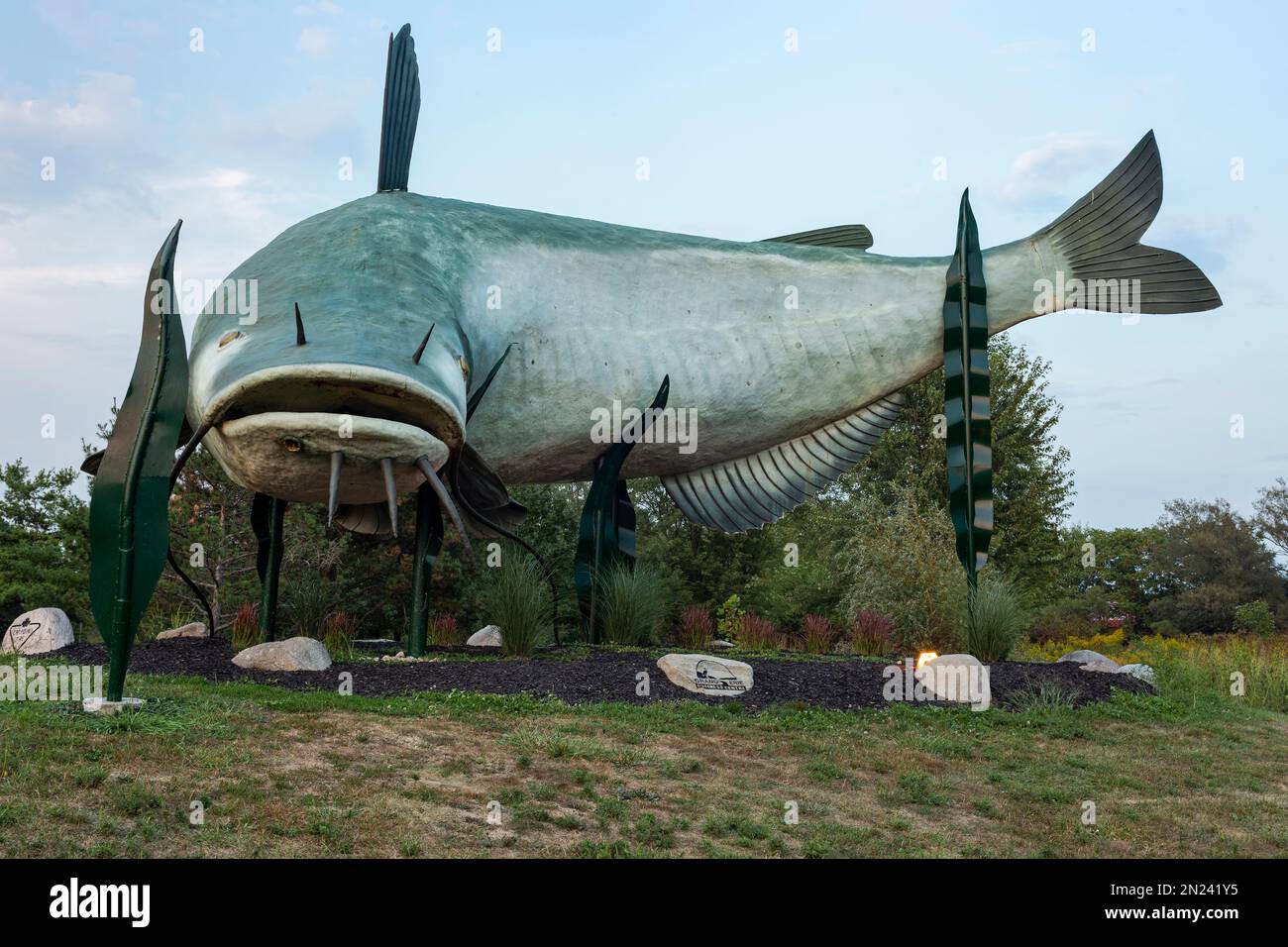 Ontario roadside attractions hi-res stock photography and images - Alamy