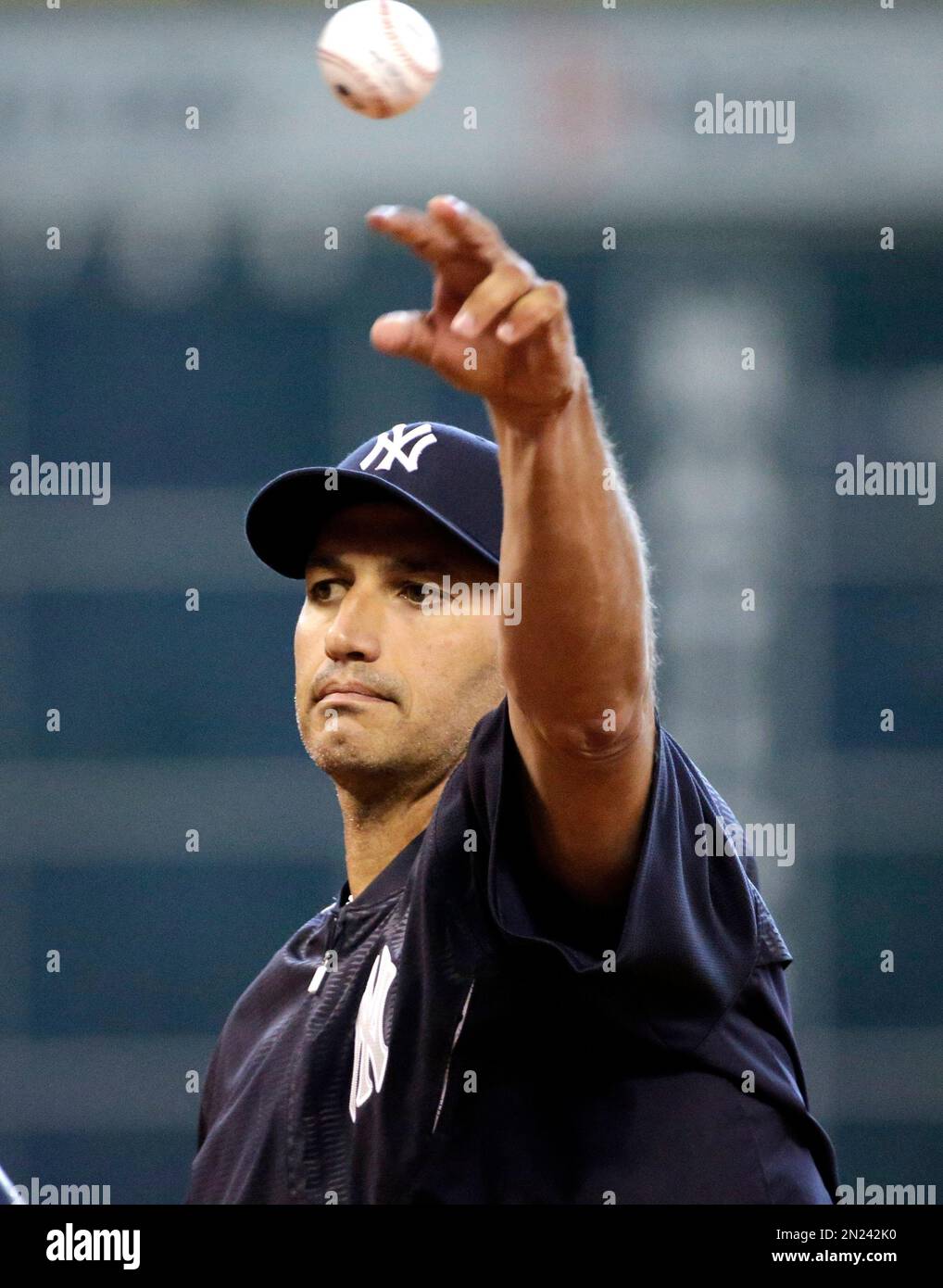 Former New York Yankees pitcher Andy Pettitte throws during batting ...