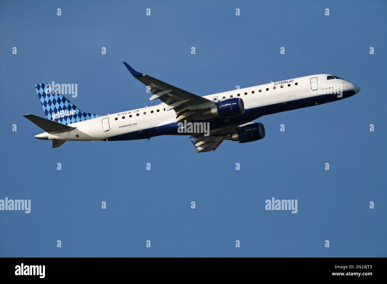 Embraer logo hi-res stock photography and images - Alamy