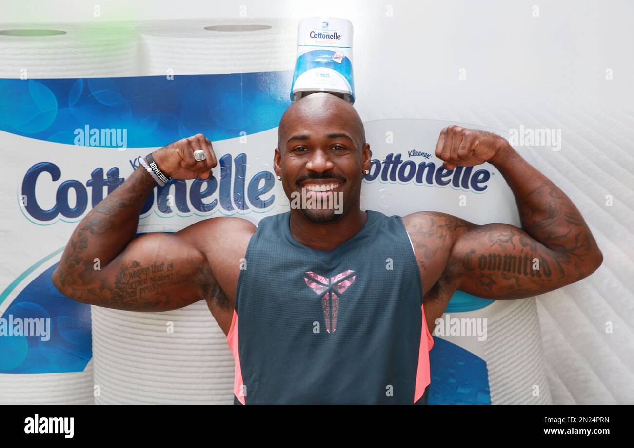 Dovlett Quince, from The Biggest Loser, brings Cottonelle CleanRipple ...