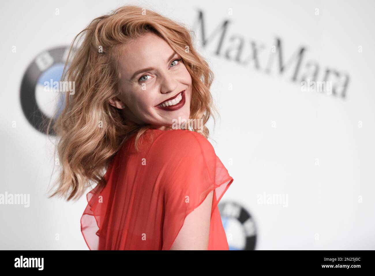 Kelli Garner arrives at the Women in Film 2015 Crystal And Lucy Awards ...