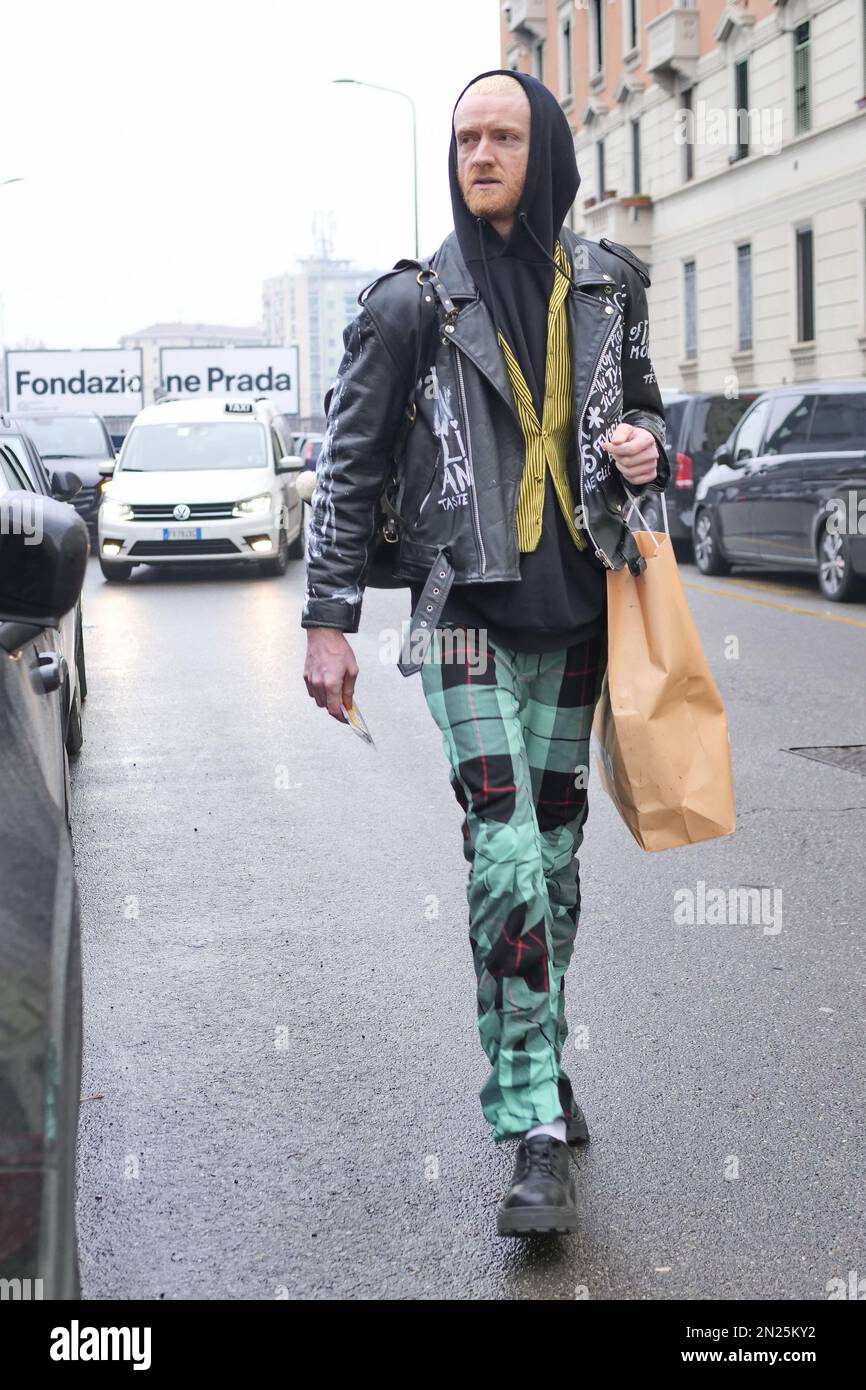 Fashion blogger street style before after Etro fashion show during ...