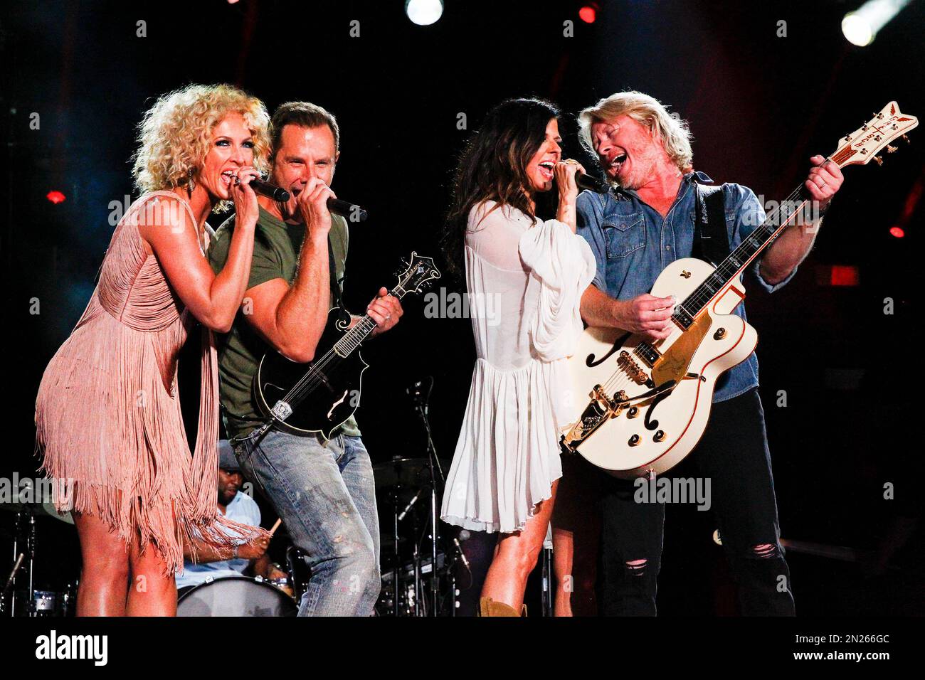 From the left, Kimberly Schlapman, Jimi Westbrook, Karen Fairchild, and ...