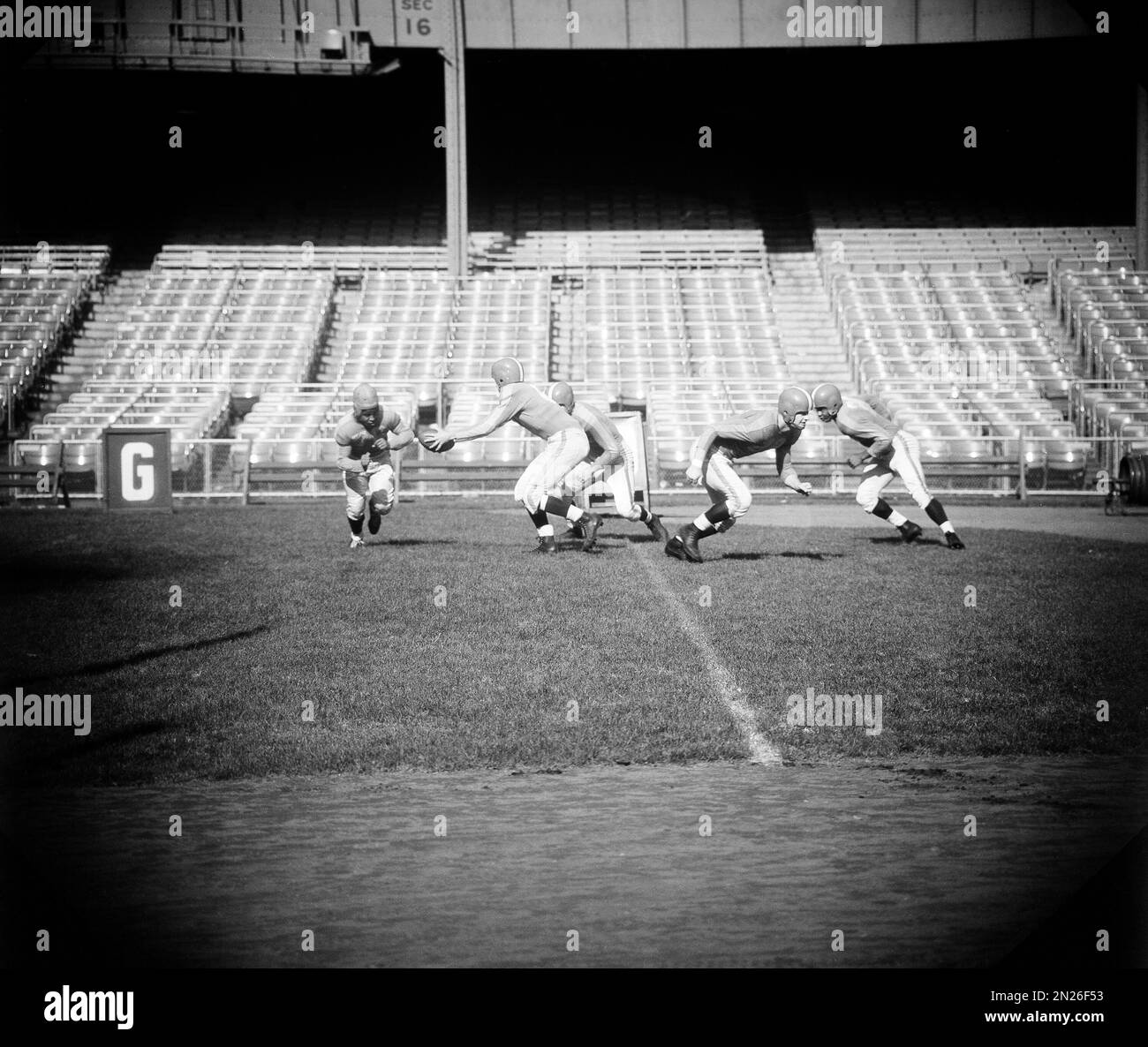 George Ratterman of the New York Yankees professional football team ...