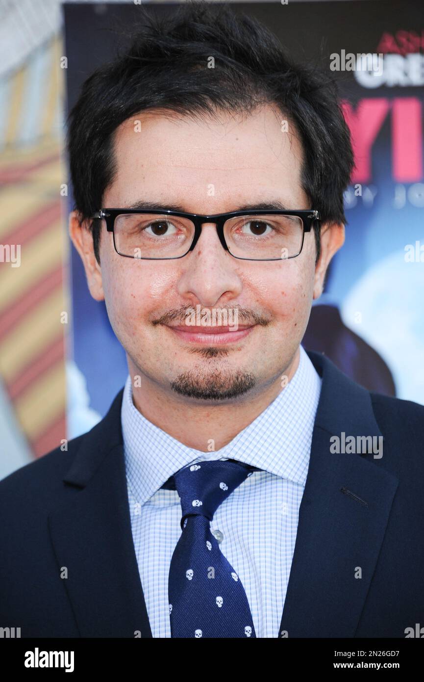 Alan Trezza arrives at a special screening of "Burying the Ex" held at ...