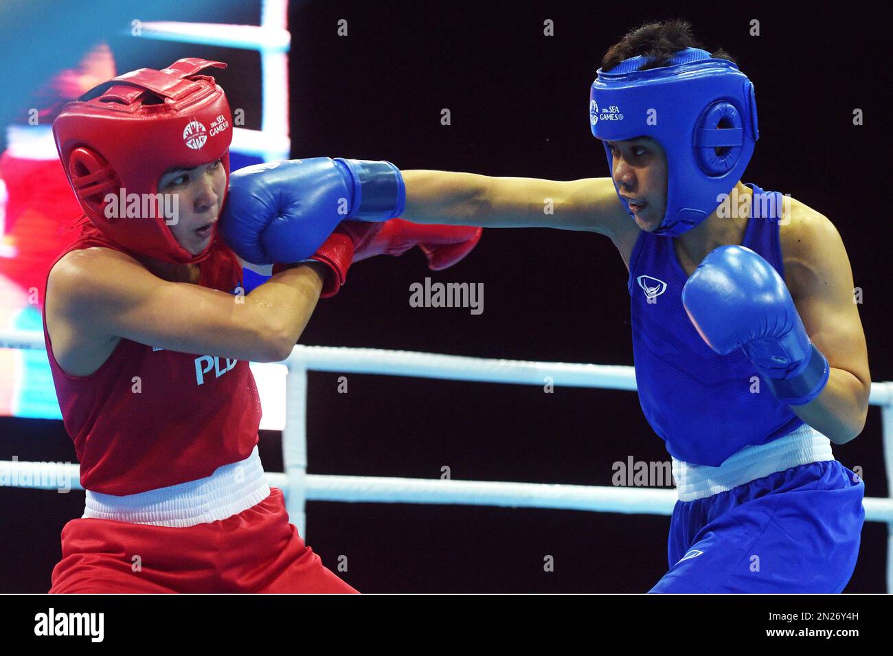 Chuthamat Raksat of Thailand, right, gives a right to Josie Gabuco of ...
