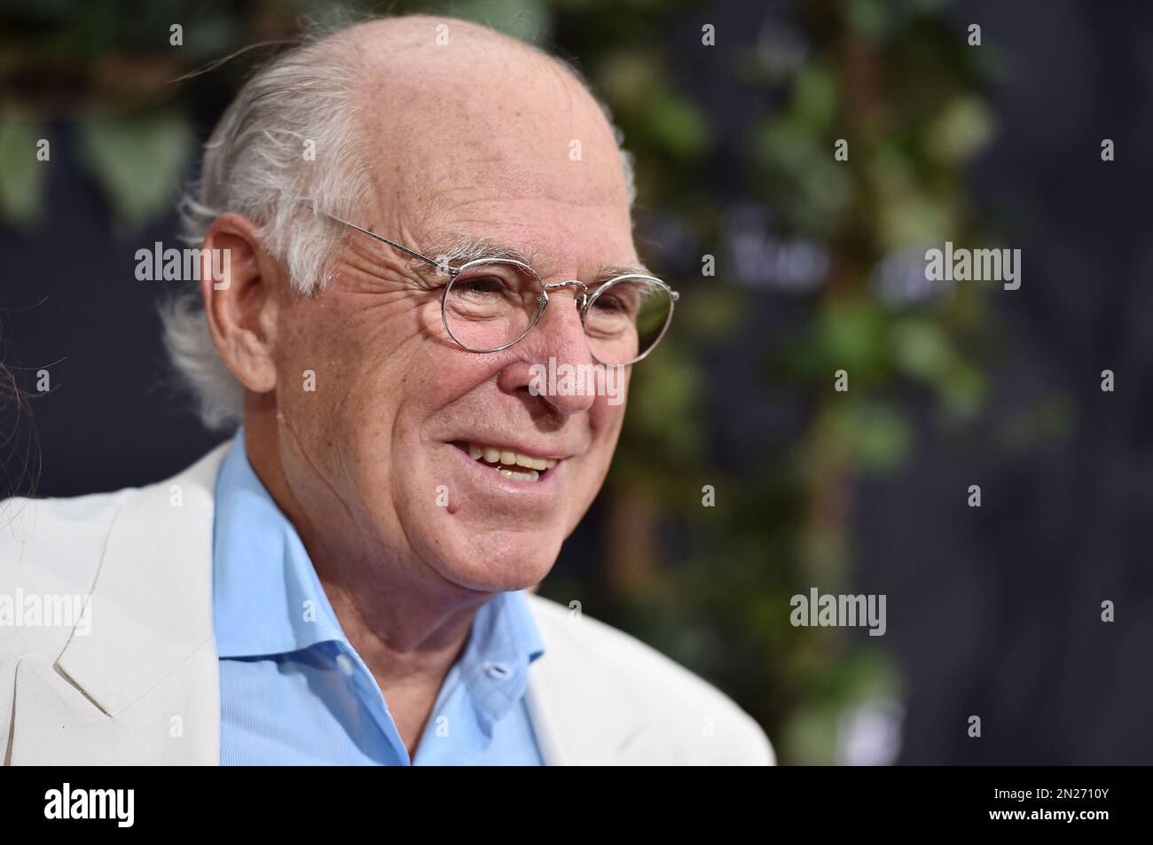 Jimmy Buffett arrives at the Los Angeles premiere of "Jurassic World ...