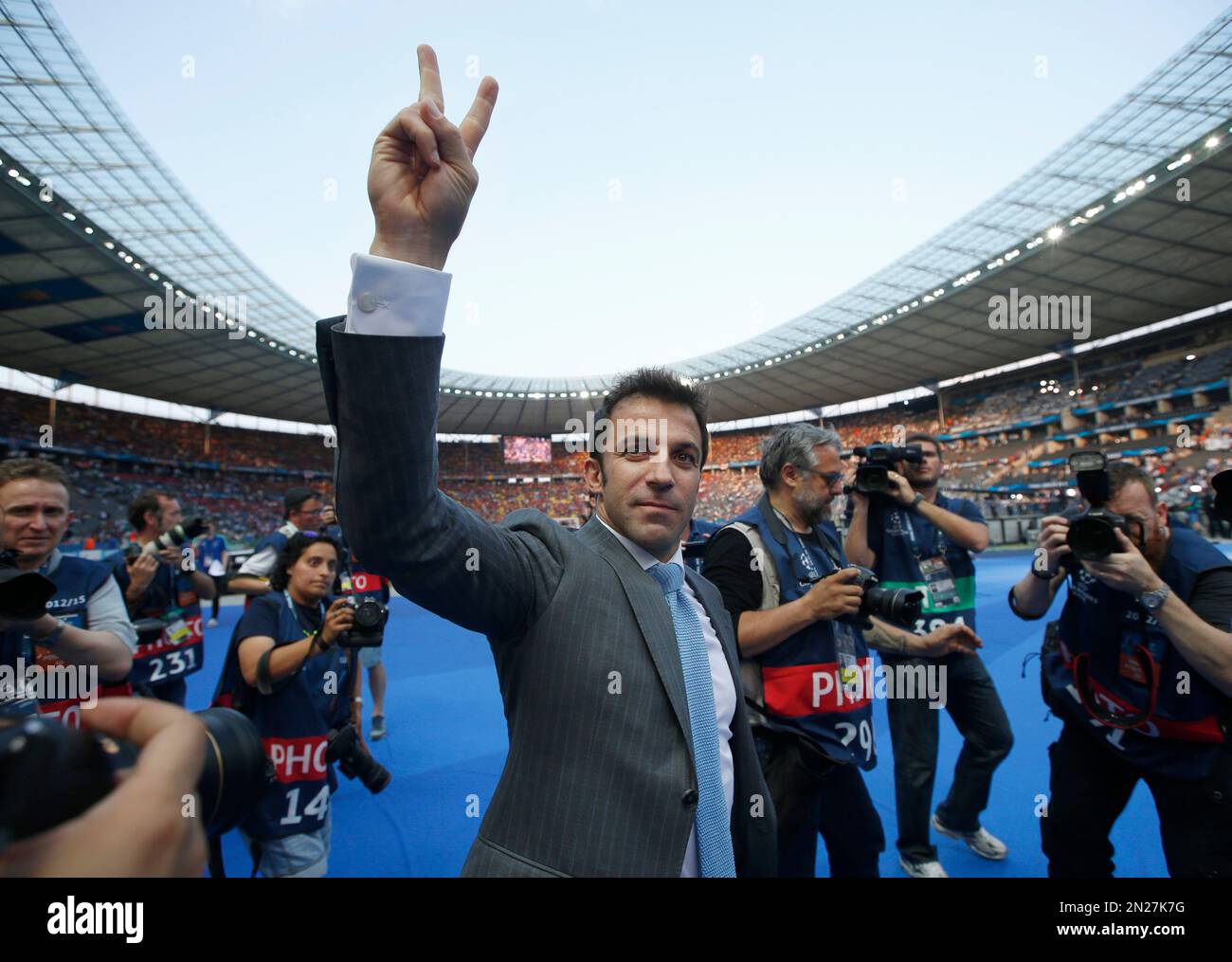 Juventus Legend Alessandro Del Piero Gestures To Supporters Before The Champions League Final juventus-legend-alessandro-del-piero-gestures-to-supporters-before-the-champions-league-final