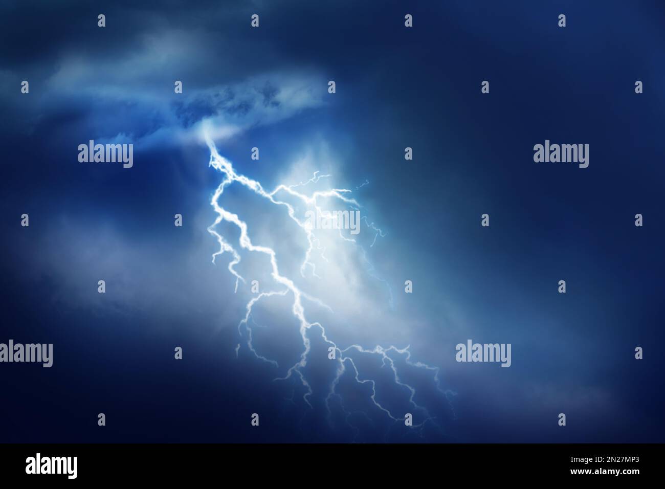 Lightning strike during heavy rain hi-res stock photography and images ...