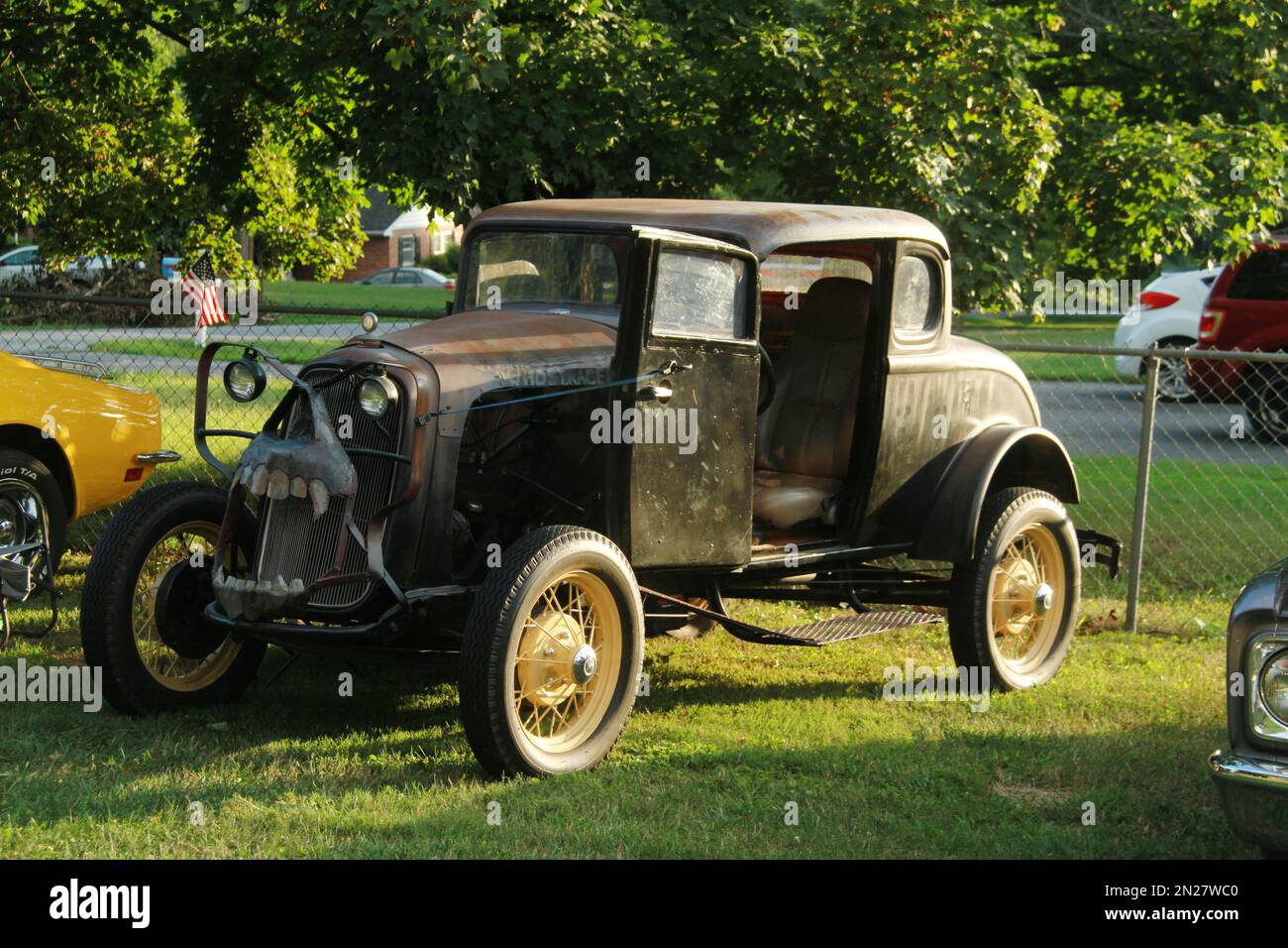 Retro/ vintage/ old/ antique car Stock Photo - Alamy