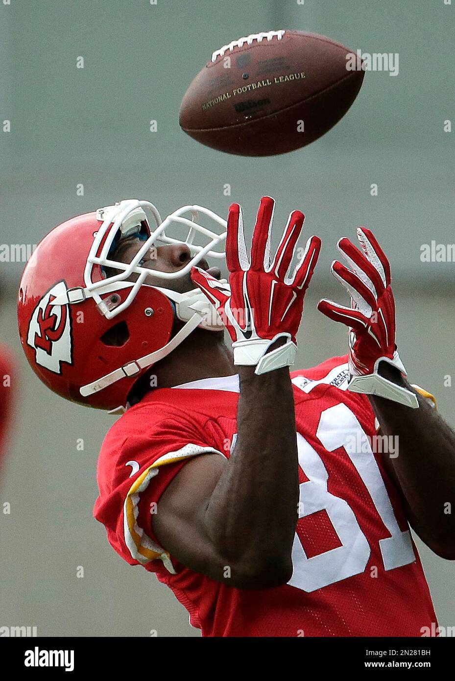Kansas City Chiefs wide receiver Jason Avant participates in a drill ...