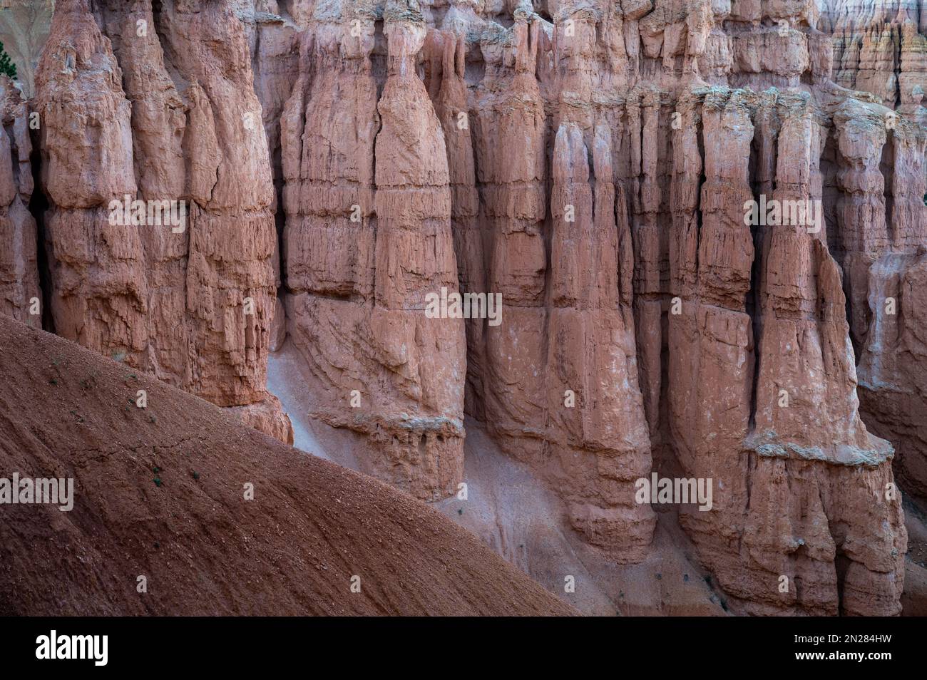 Texture of Eroding Wall Of Hoodoos In Bryce Canyon National Park Stock ...