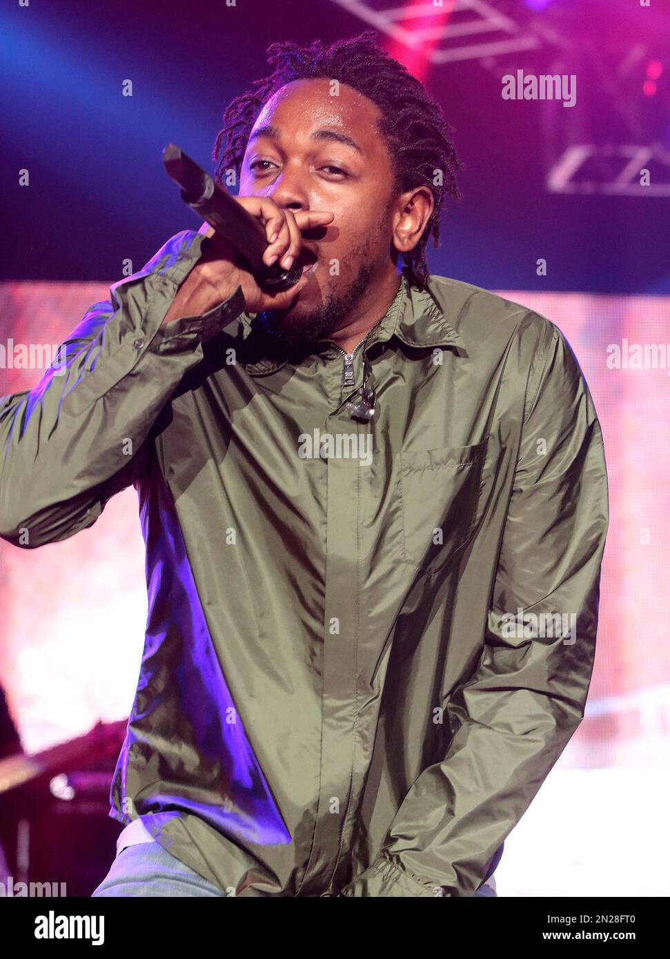 Kendrick Lamar performs in concert during the 2015 Sweetlife Festival ...