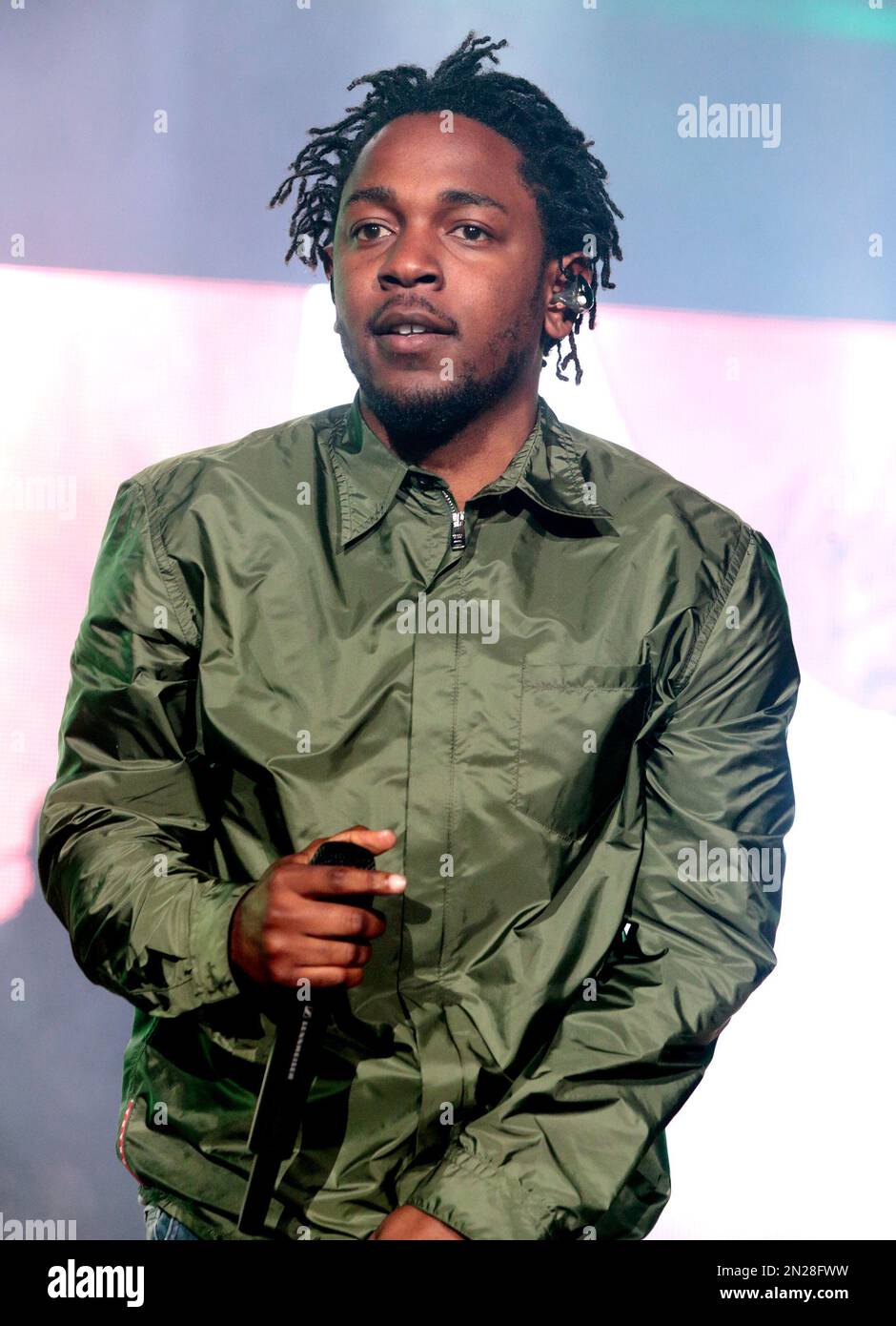 Kendrick Lamar performs in concert during the 2015 Sweetlife Festival ...