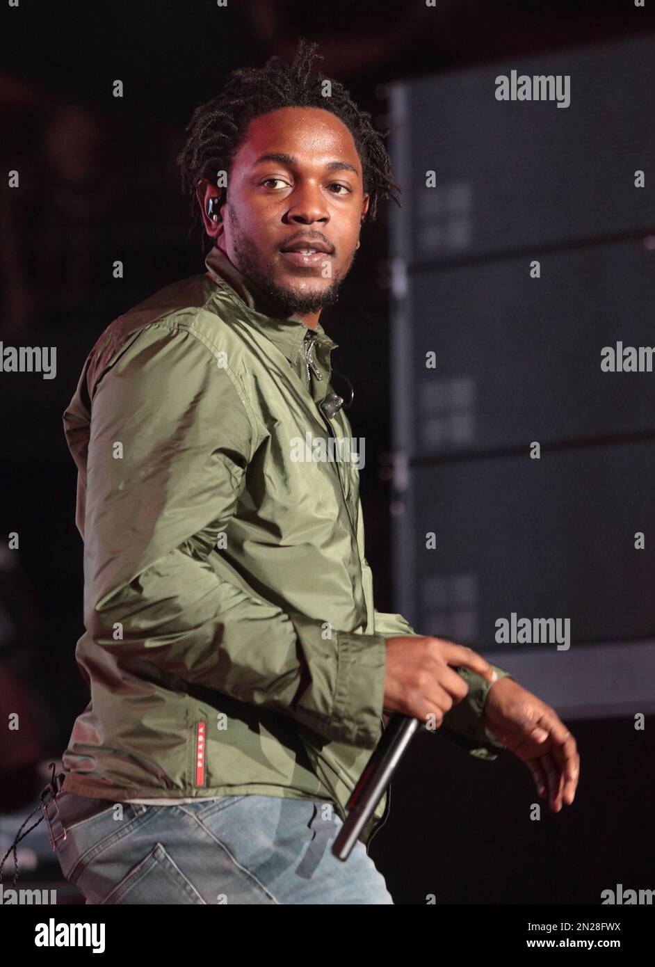 Kendrick Lamar performs in concert during the 2015 Sweetlife Festival ...