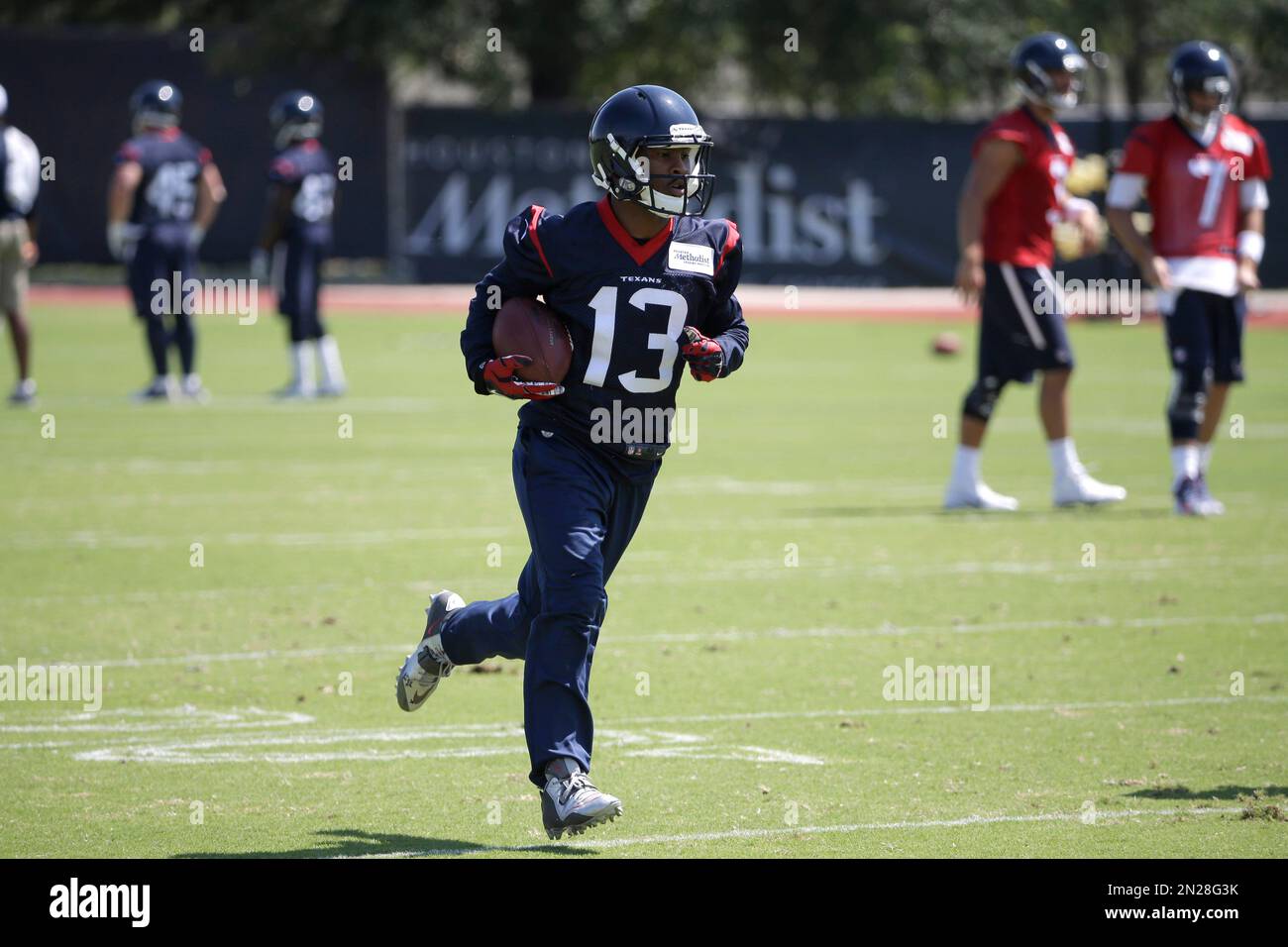 Houston Texans wide receiver Damaris Johnson (13) runs with the ball ...