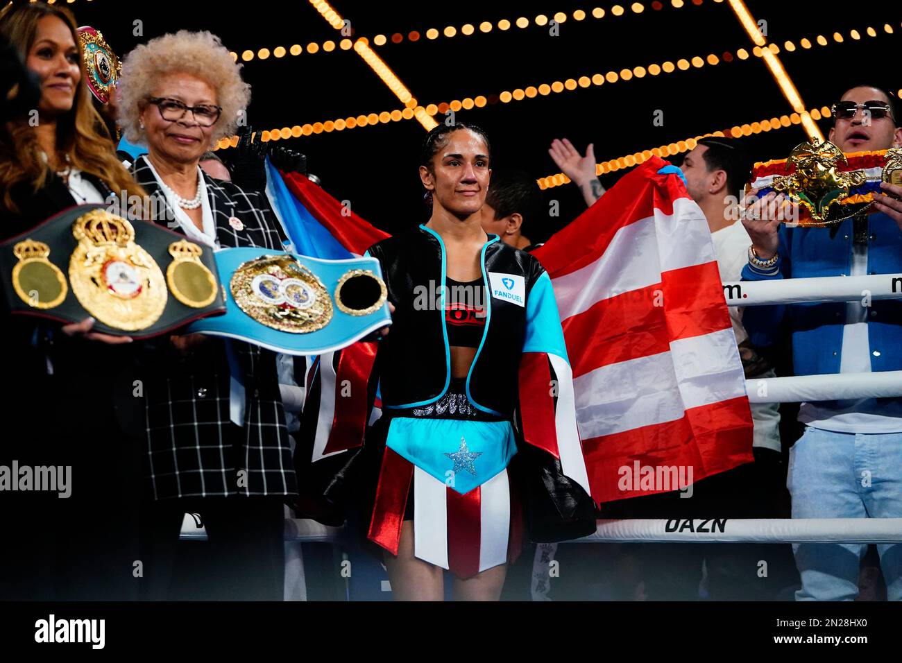 Puerto Rico's Amanda Serrano before a women's featherweight ...