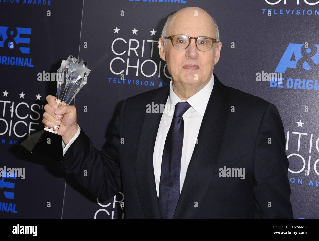 Jeffrey Tambor poses in the press room with the award for best actor in ...