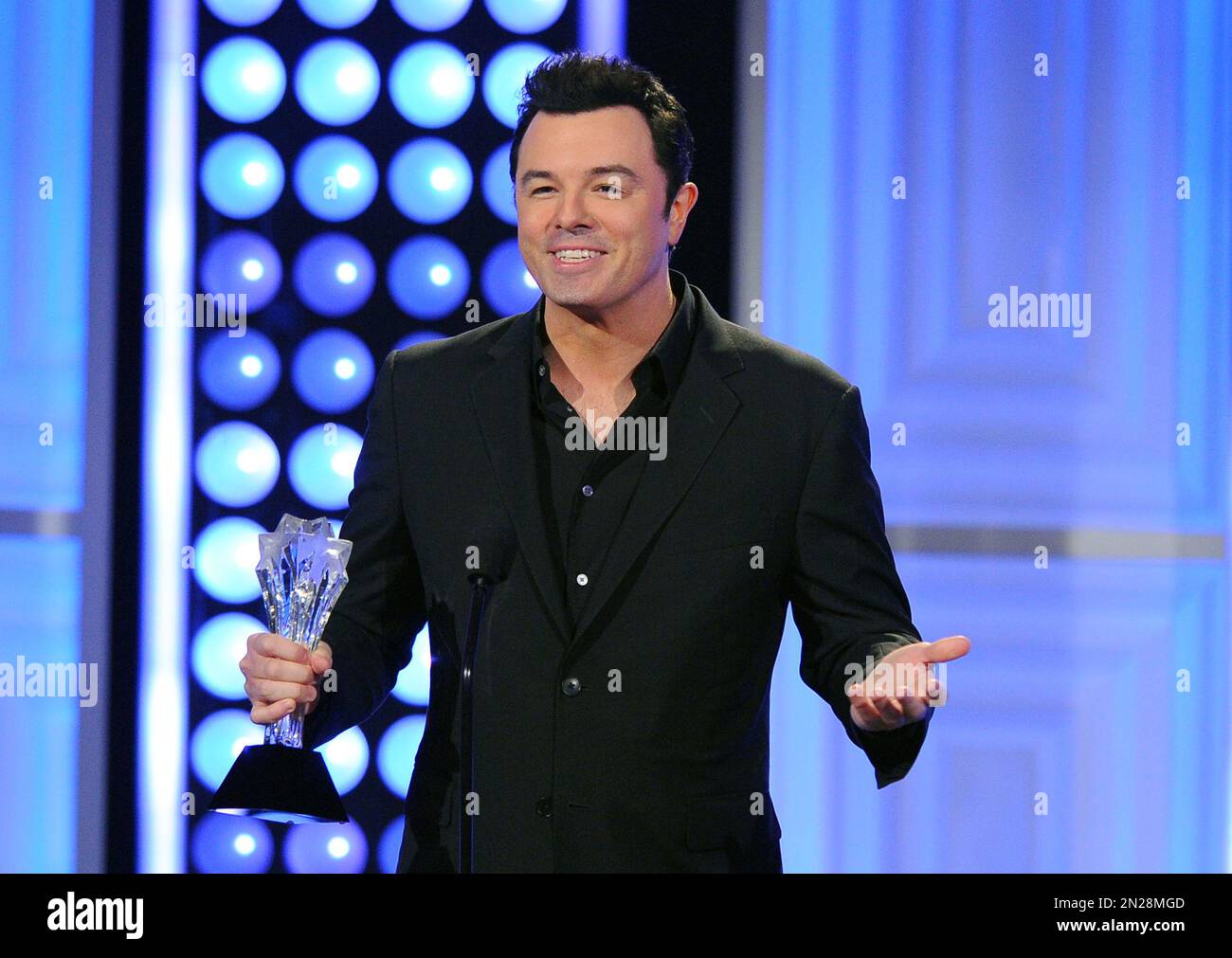 Seth MacFarlane accepts the the Critics’ Choice Louis XIII genius award ...