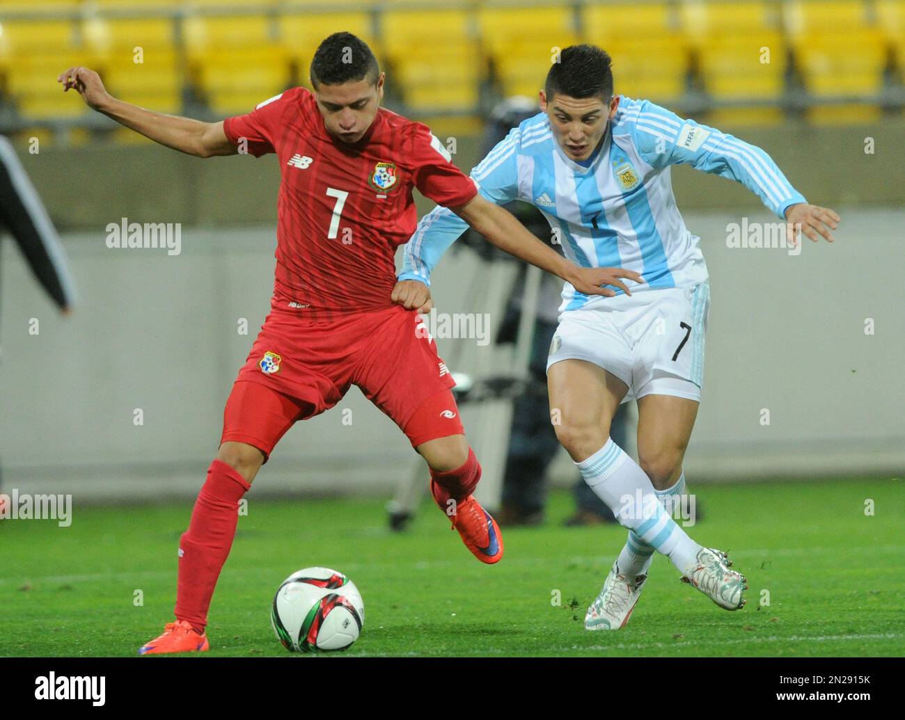 Panama's Julian Velarde, left, and Argentina's Cristian Espinoza battle ...