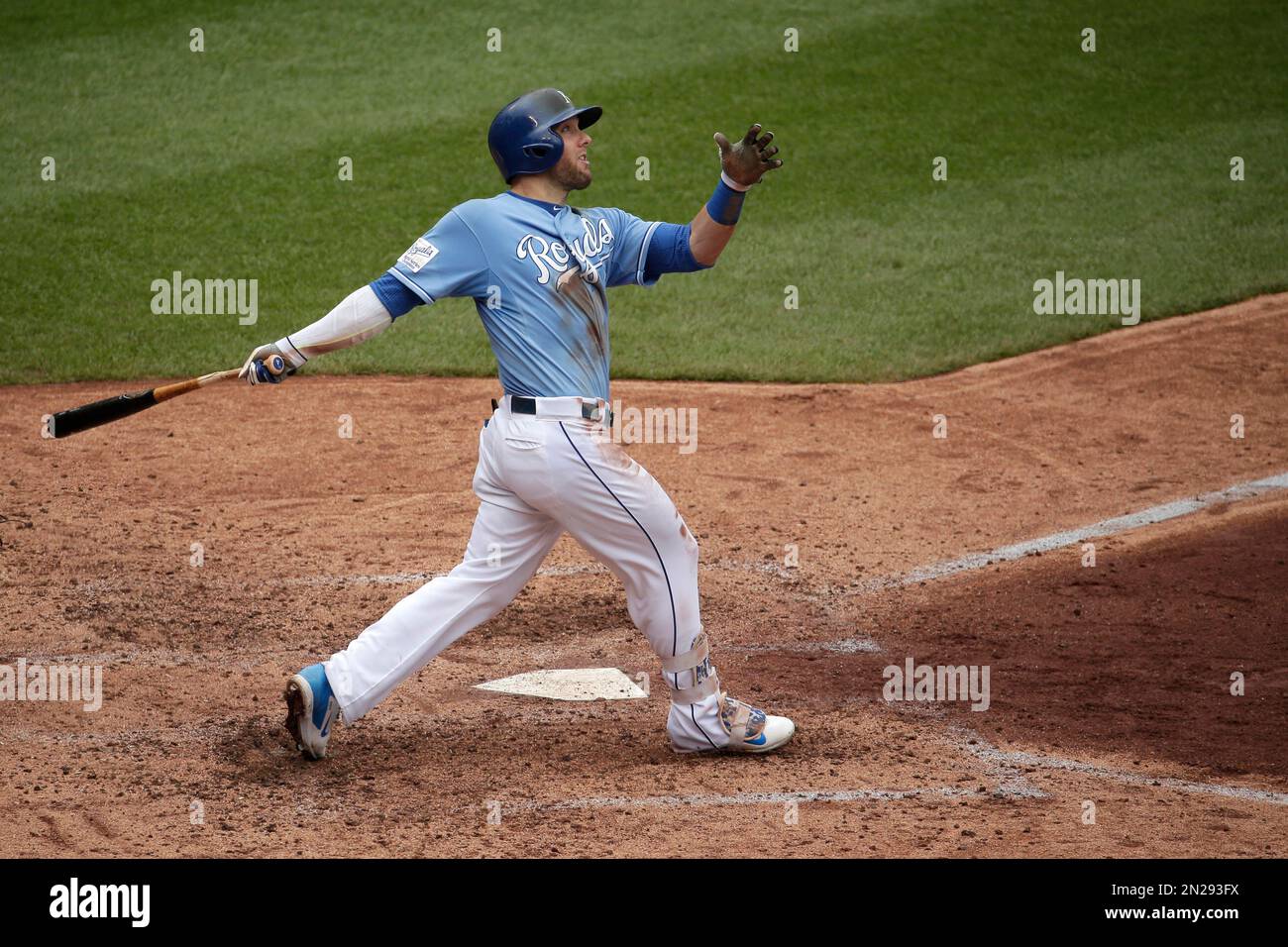 Kansas City Royals' Alex Gordon bats during the sixth inning of a ...