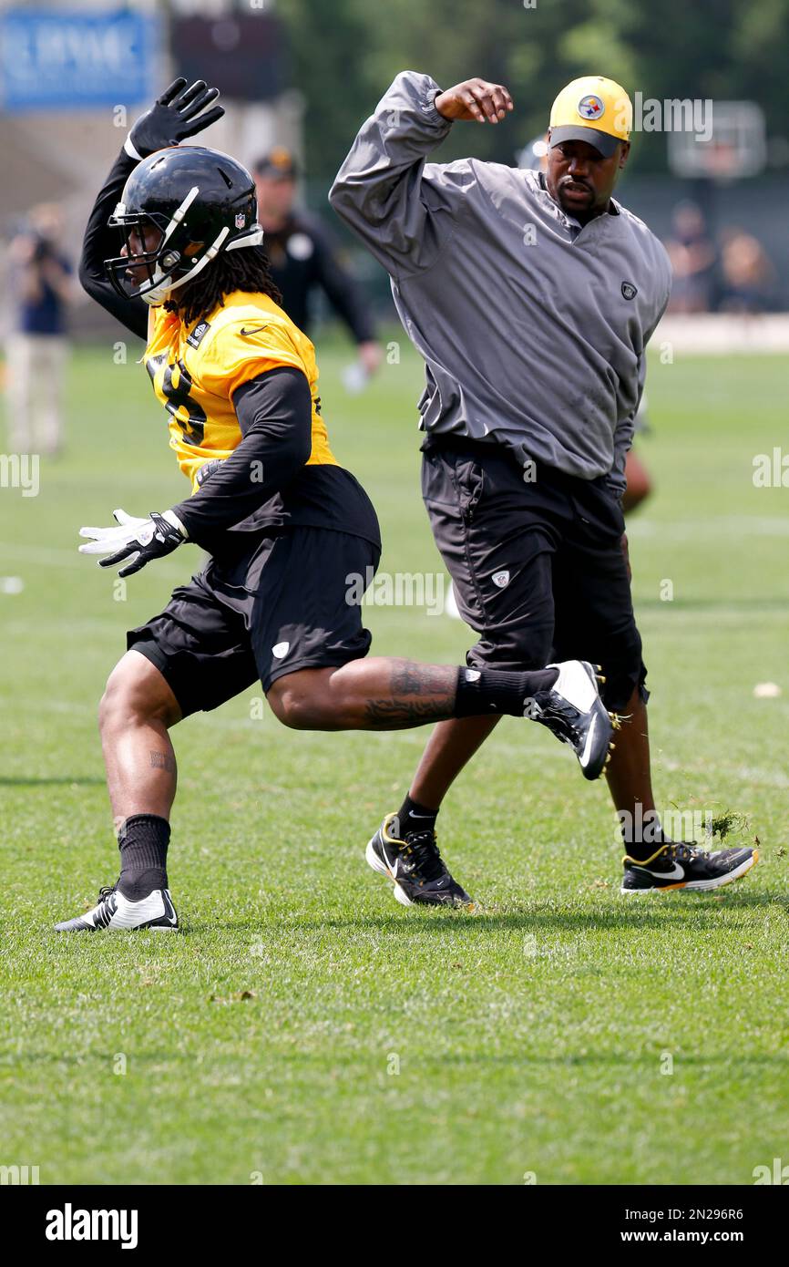 Pittsburgh Steelers linebacker Bud Dupree (48) goes through drills with ...