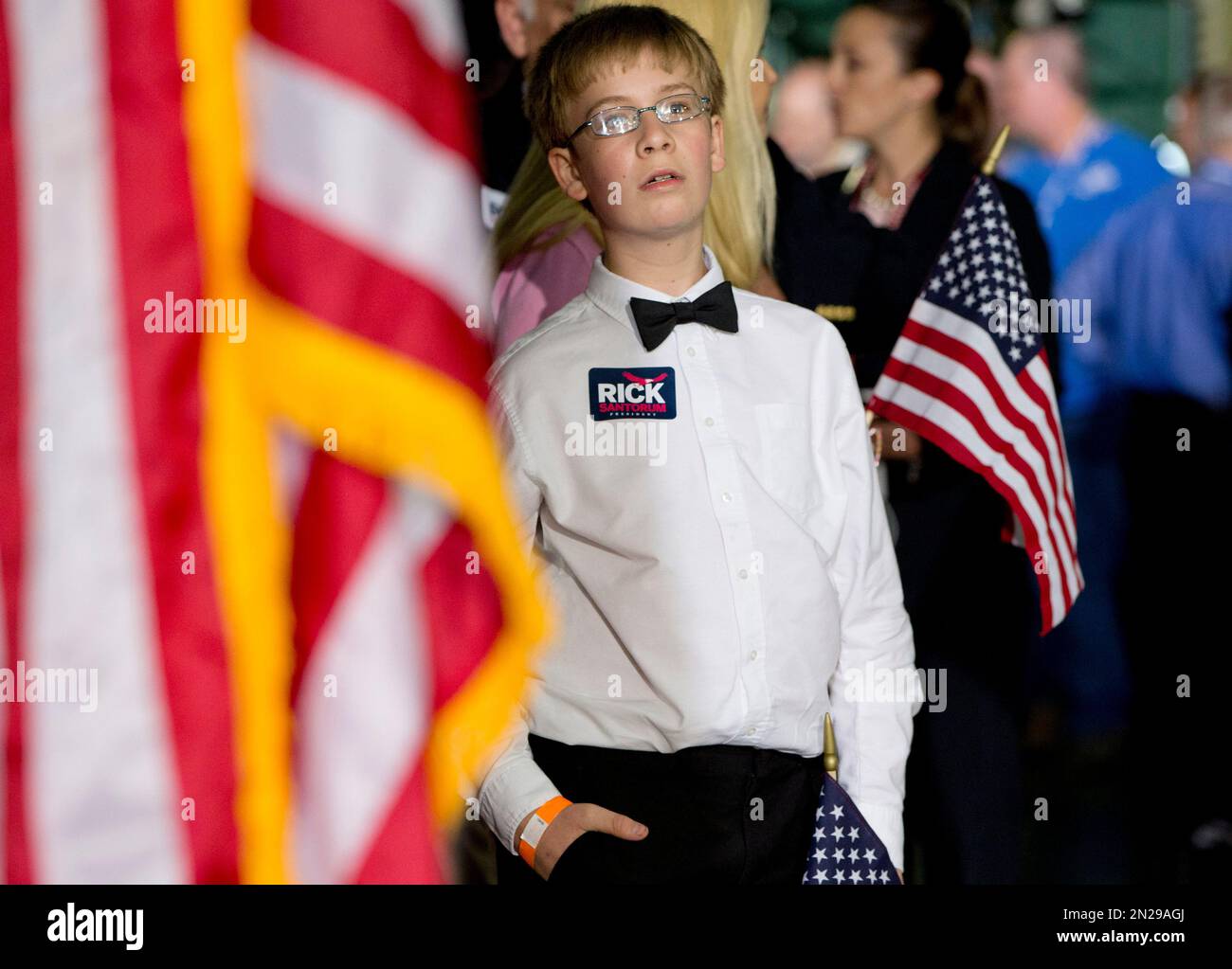 Robert Lipnichan, 12, of Bruin, Pa., waits for the arrival of former ...