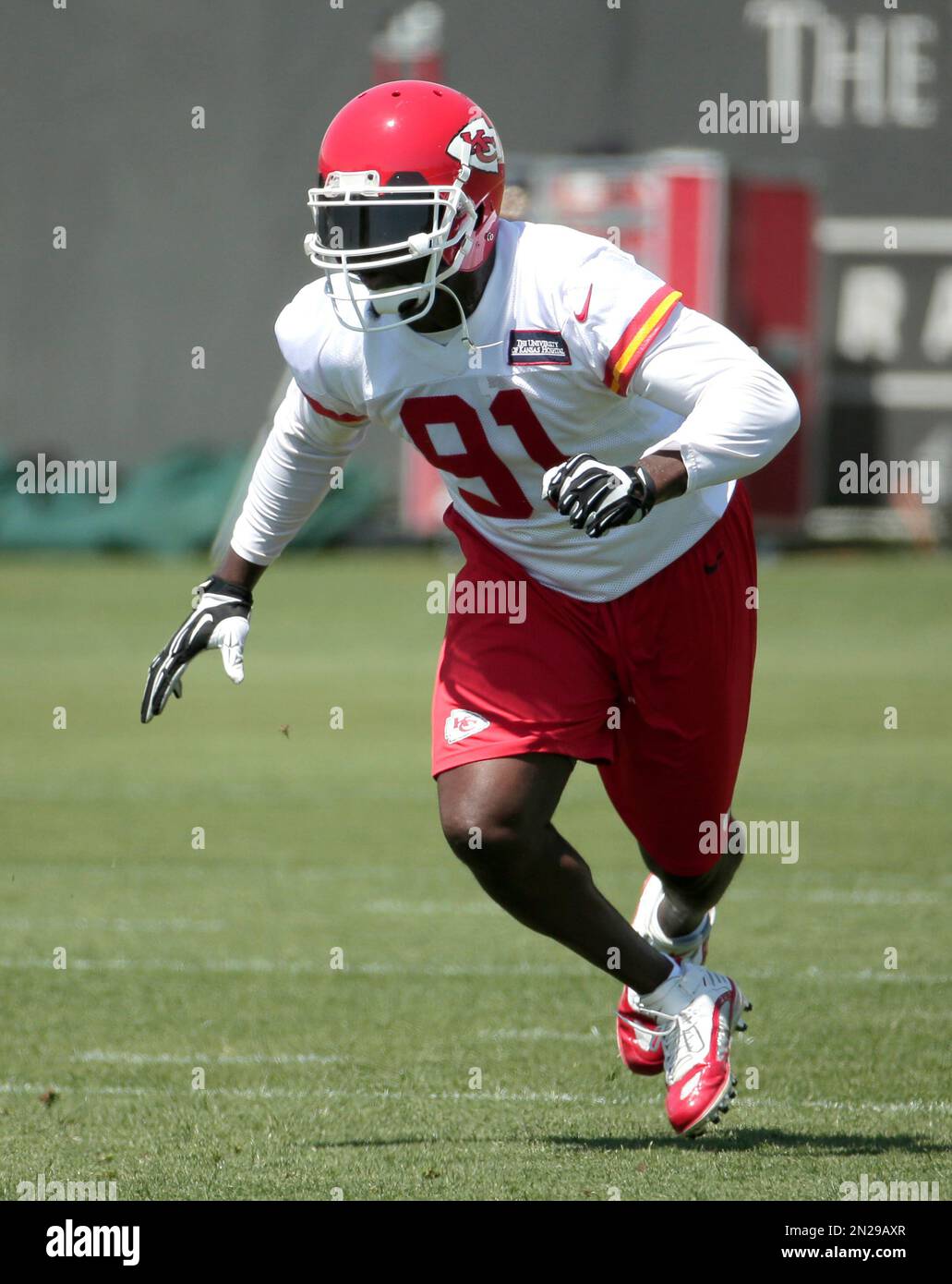 Kansas City Chiefs linebacker Tamba Hali participates in a drill during ...