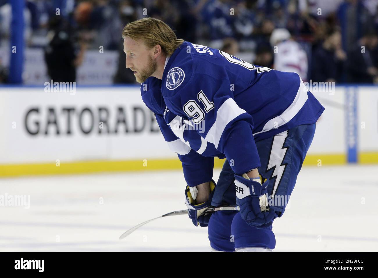 Tampa Bay Lightning center Steven Stamkos (91) warms up before Game 6 ...