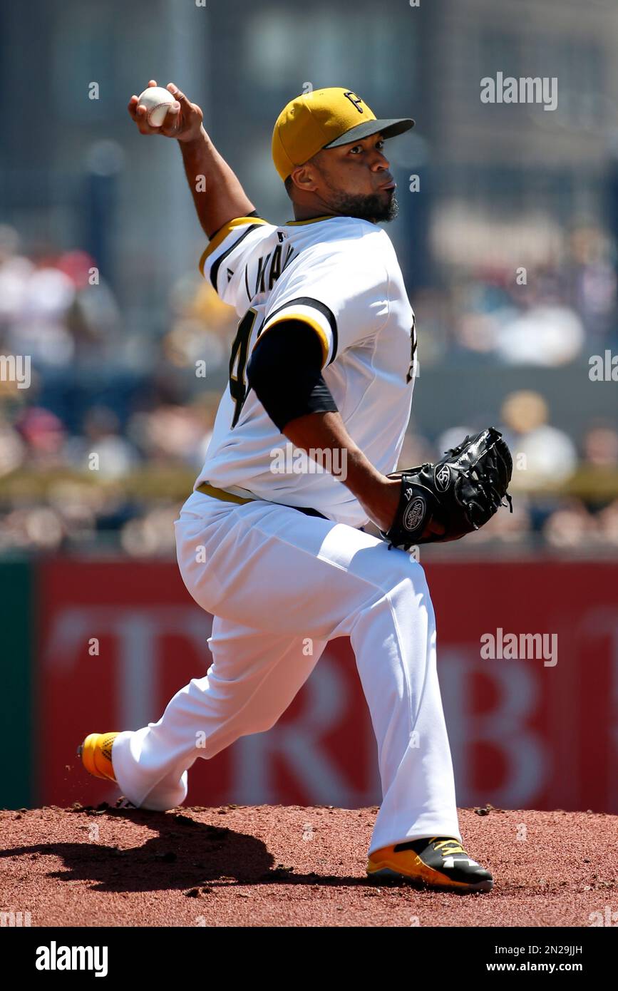 in a baseball game in Pittsburgh, Sunday, May 24, 2015. (AP Photo/Gene ...