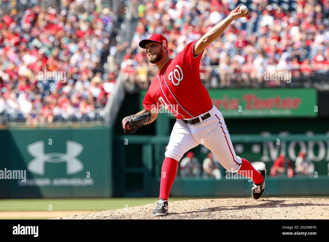 Washington Nationals relief pitcher Matt Grace (60) pitches in the ...