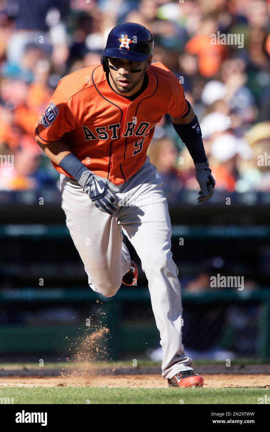 Houston Astros' Marwin Gonzalez runs to first base with an RBI-single ...