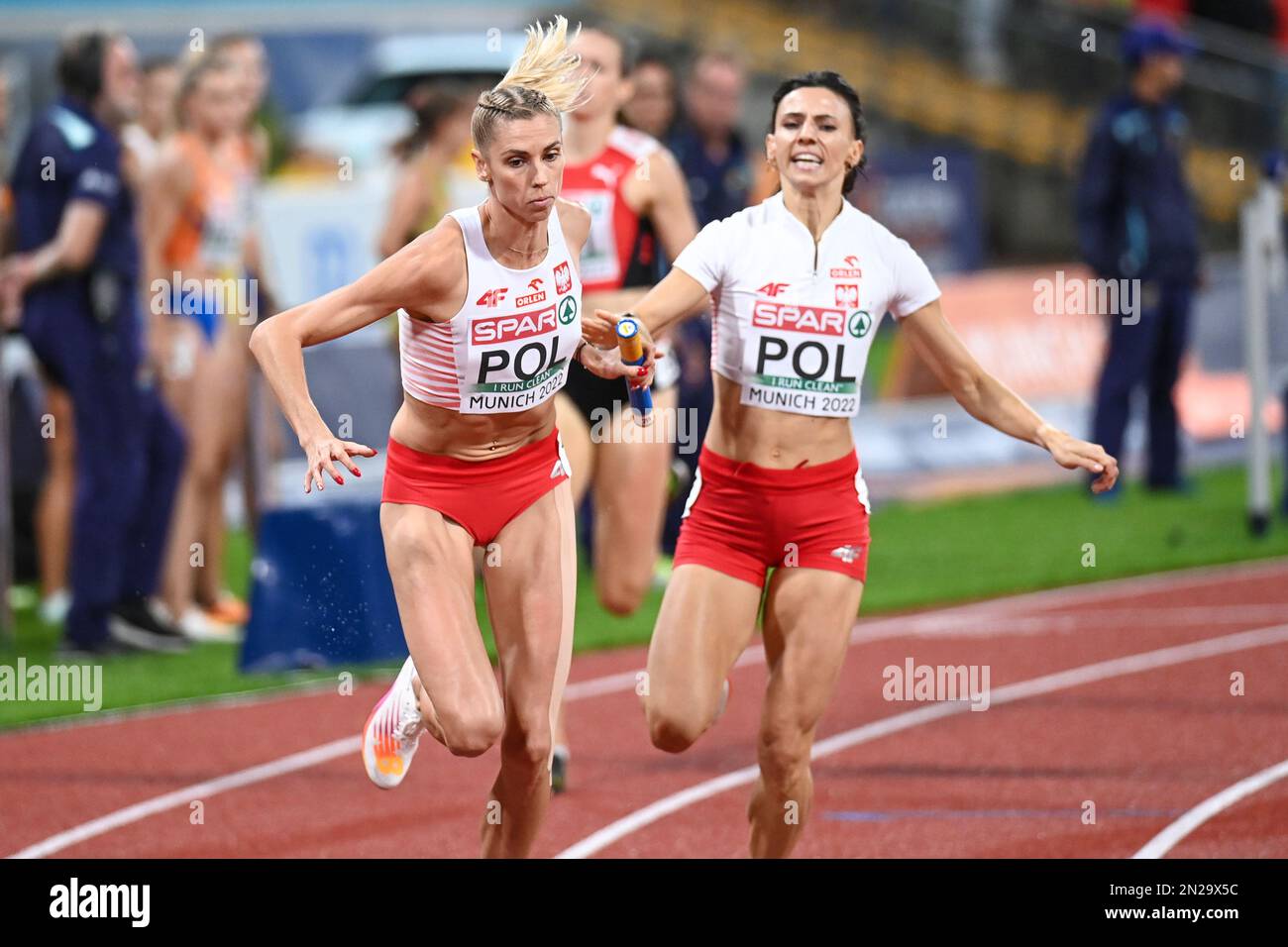 Iga Baumgart-Witan, Anna Kielbasinska (Poland). 4x400 relay race women ...