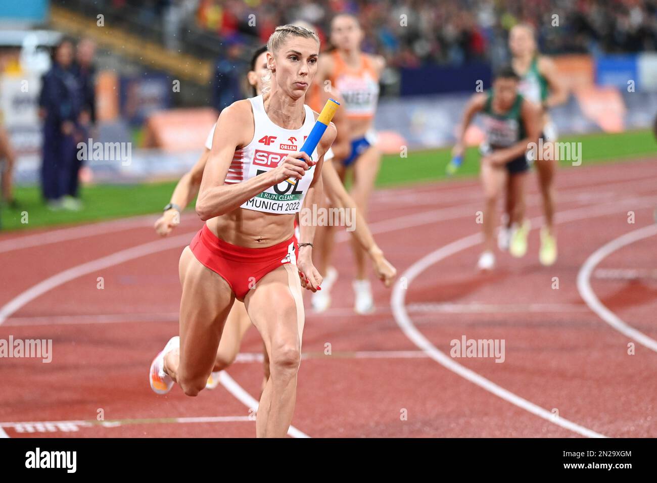 Iga Baumgart-Witan, Anna Kielbasinska (Poland). 4x400 relay race women ...