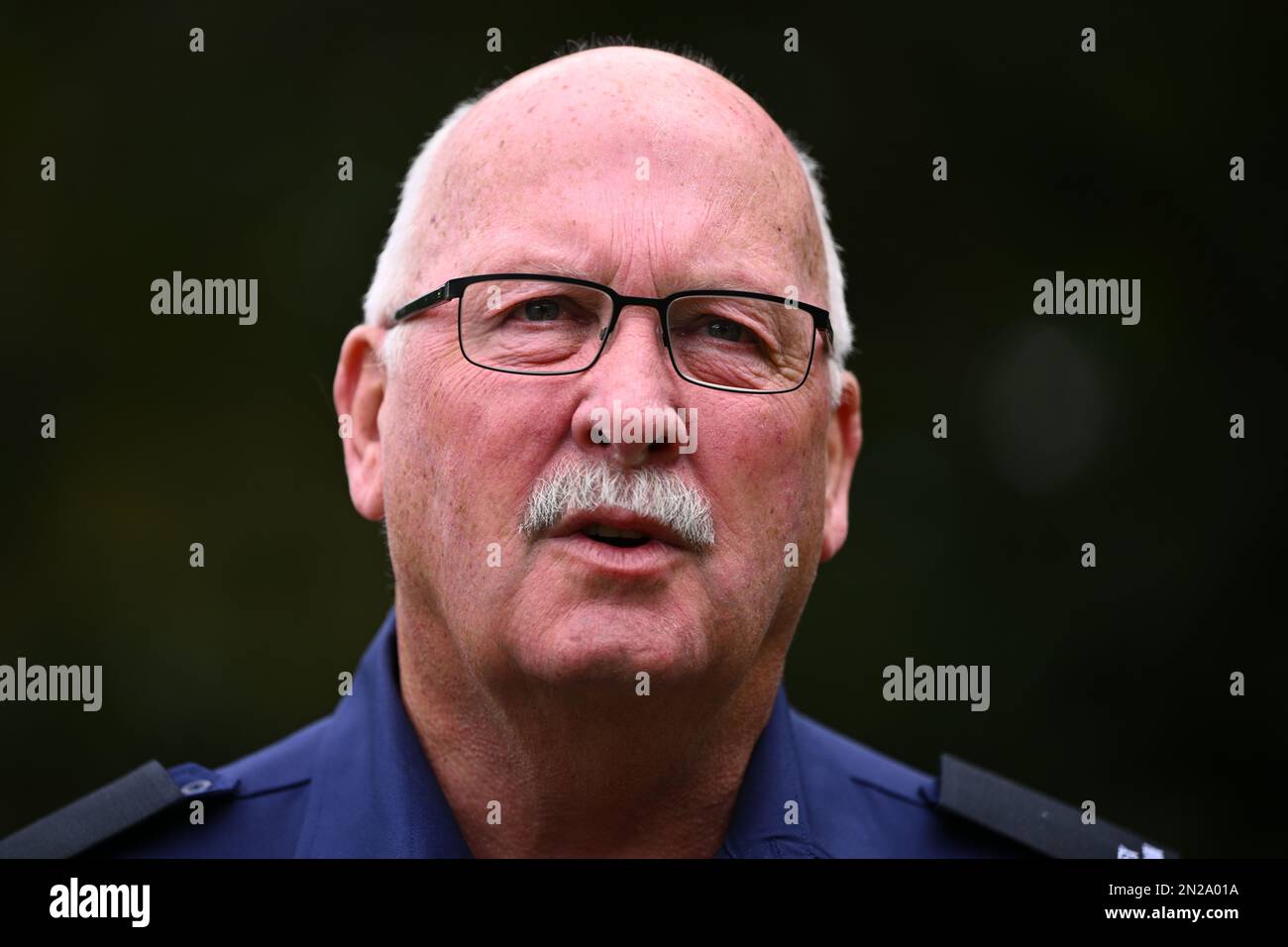 Former Cockatoo Fire Brigade Captain Graham Simpson speaks to media ...
