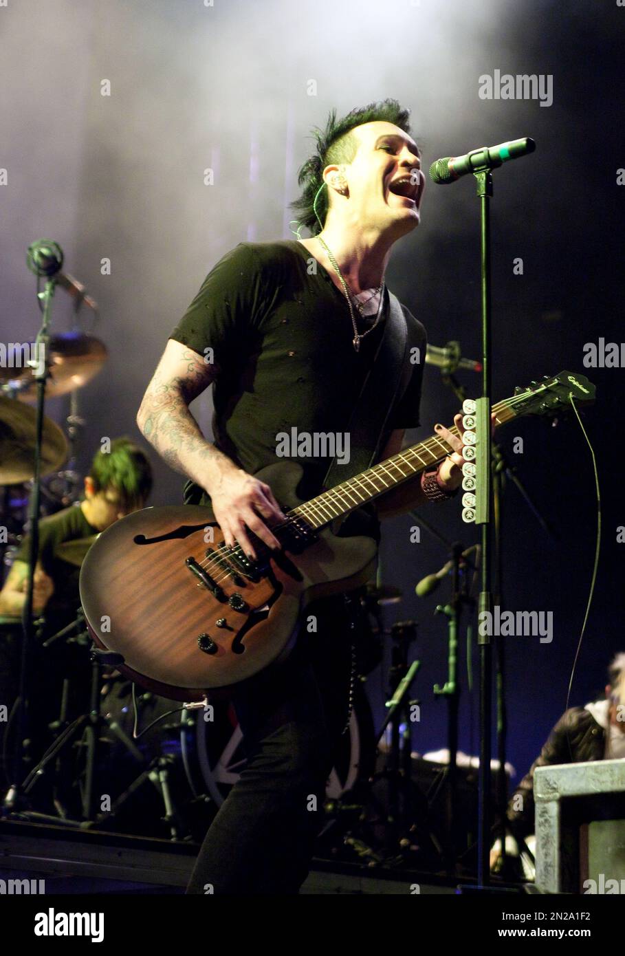 Guitarist Ryan Shuck of Dead By Sunrise performs at EPICENTER '09: 'So ...