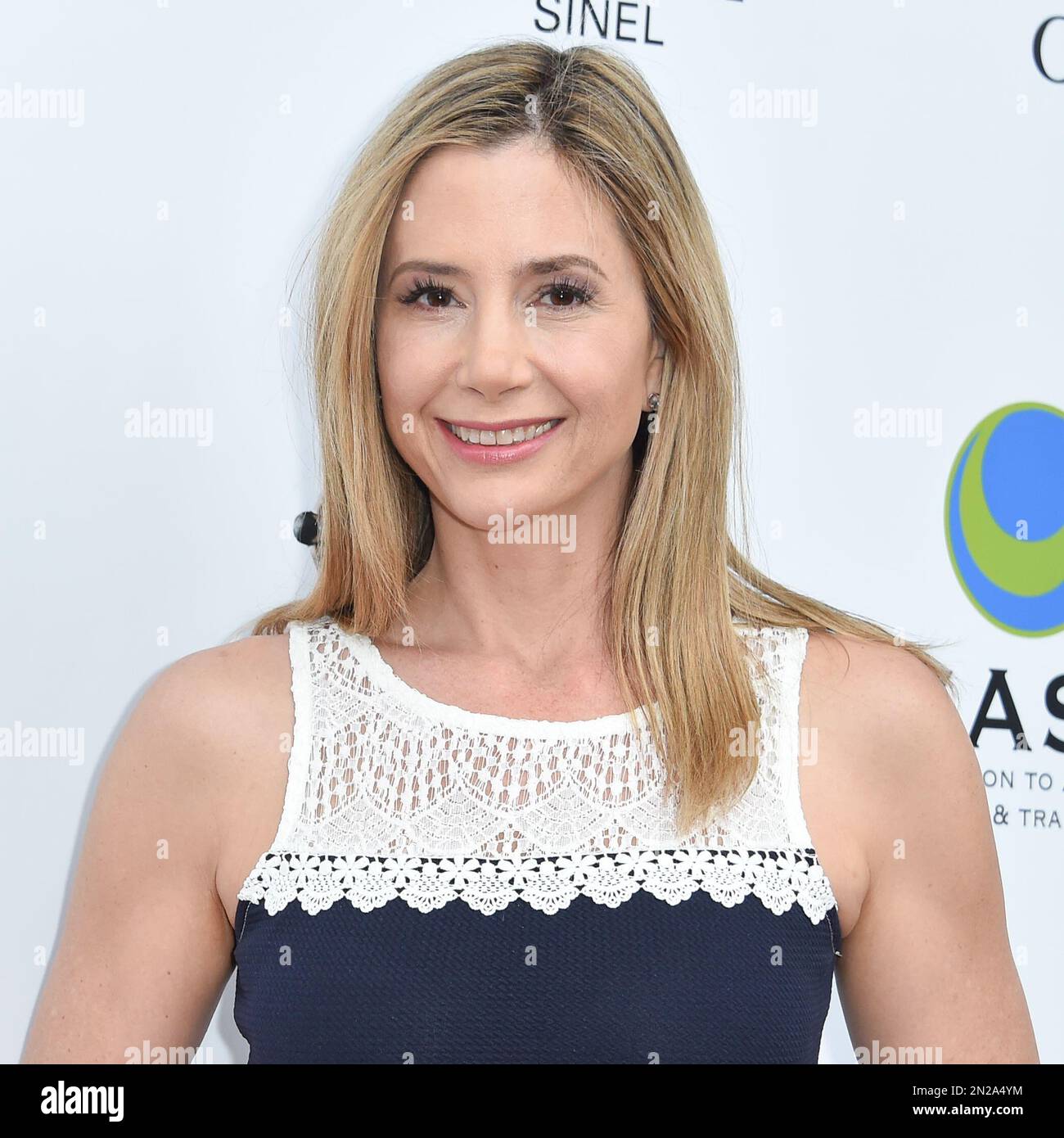Mira Sorvino arrives at The17th Annual CAST From Slavery to Freedom ...
