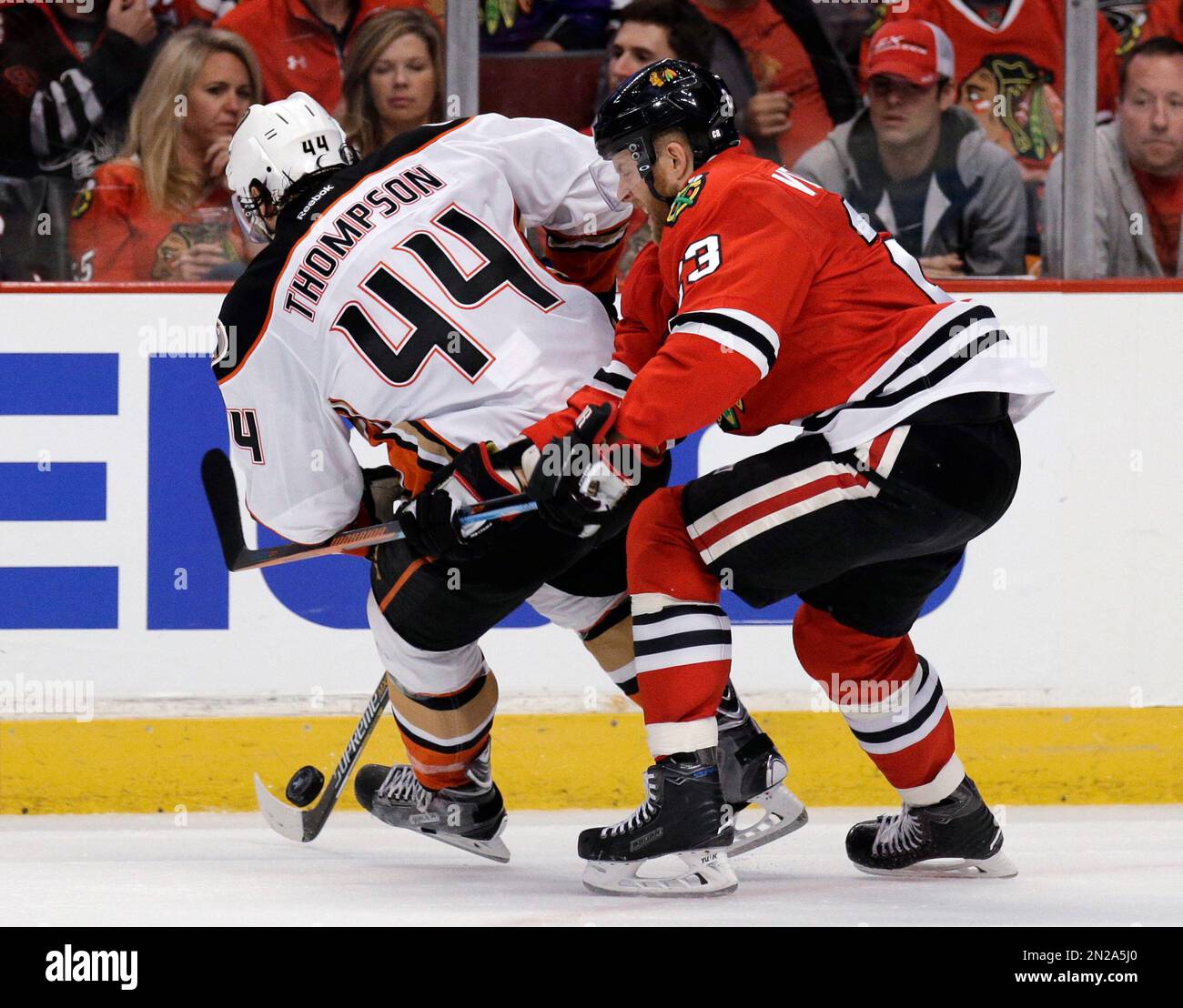 Anaheim Ducks center Nate Thompson (44) battles for the puck against ...