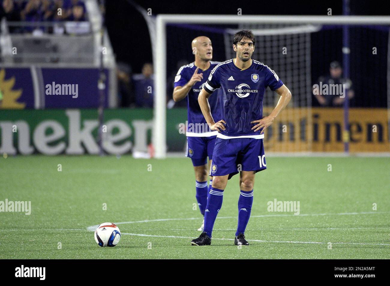 Orlando City midfielder Kaka (10) waits to kick after a penalty during ...