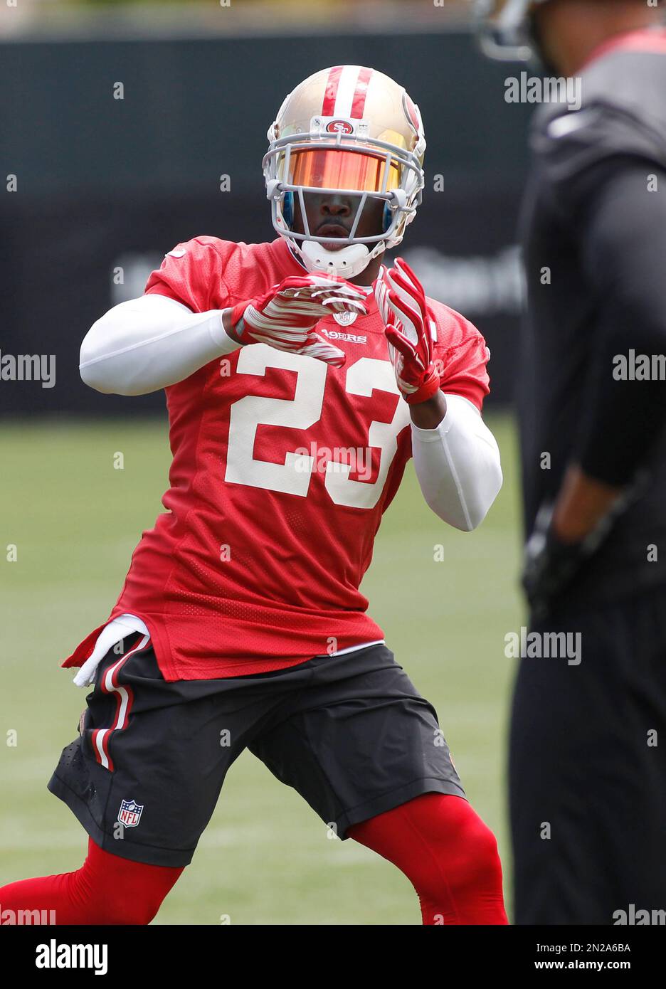 San Francisco 49ers running back Reggie Bush (23) goes out for a pass ...