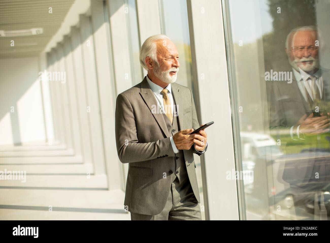 Older man in formal attire hi-res stock photography and images - Alamy