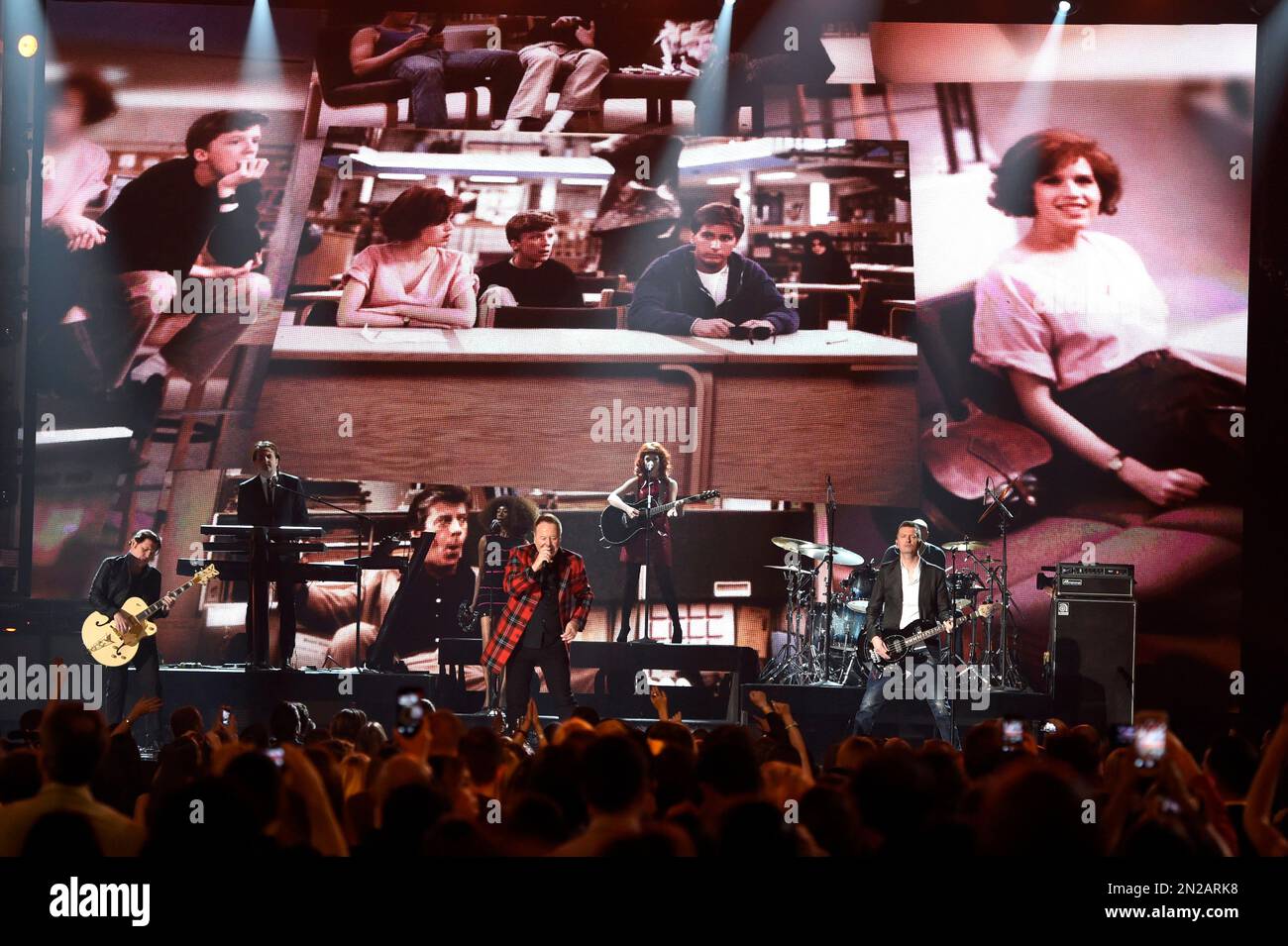 Simple Minds performs a tribute to the 30th anniversary of "The ...