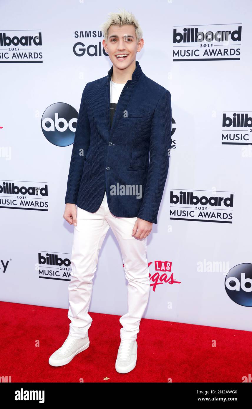 Nick Hissom arrives at the Billboard Music Awards at the MGM Grand ...