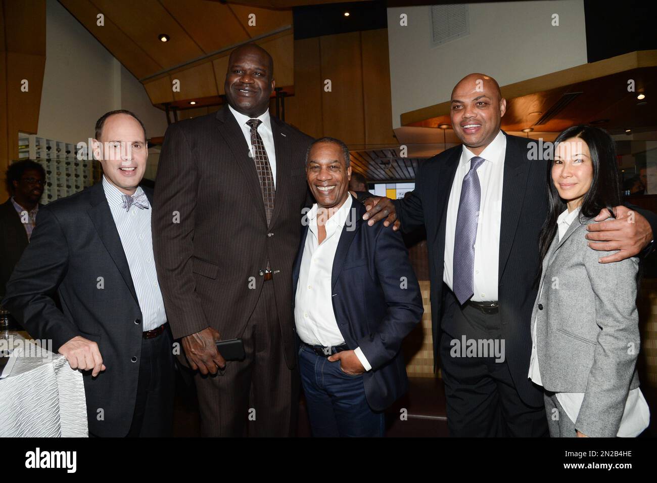 Ernie Johnson, left, Shaquille O'neal, Joe Morton, Charles Barkley and ...